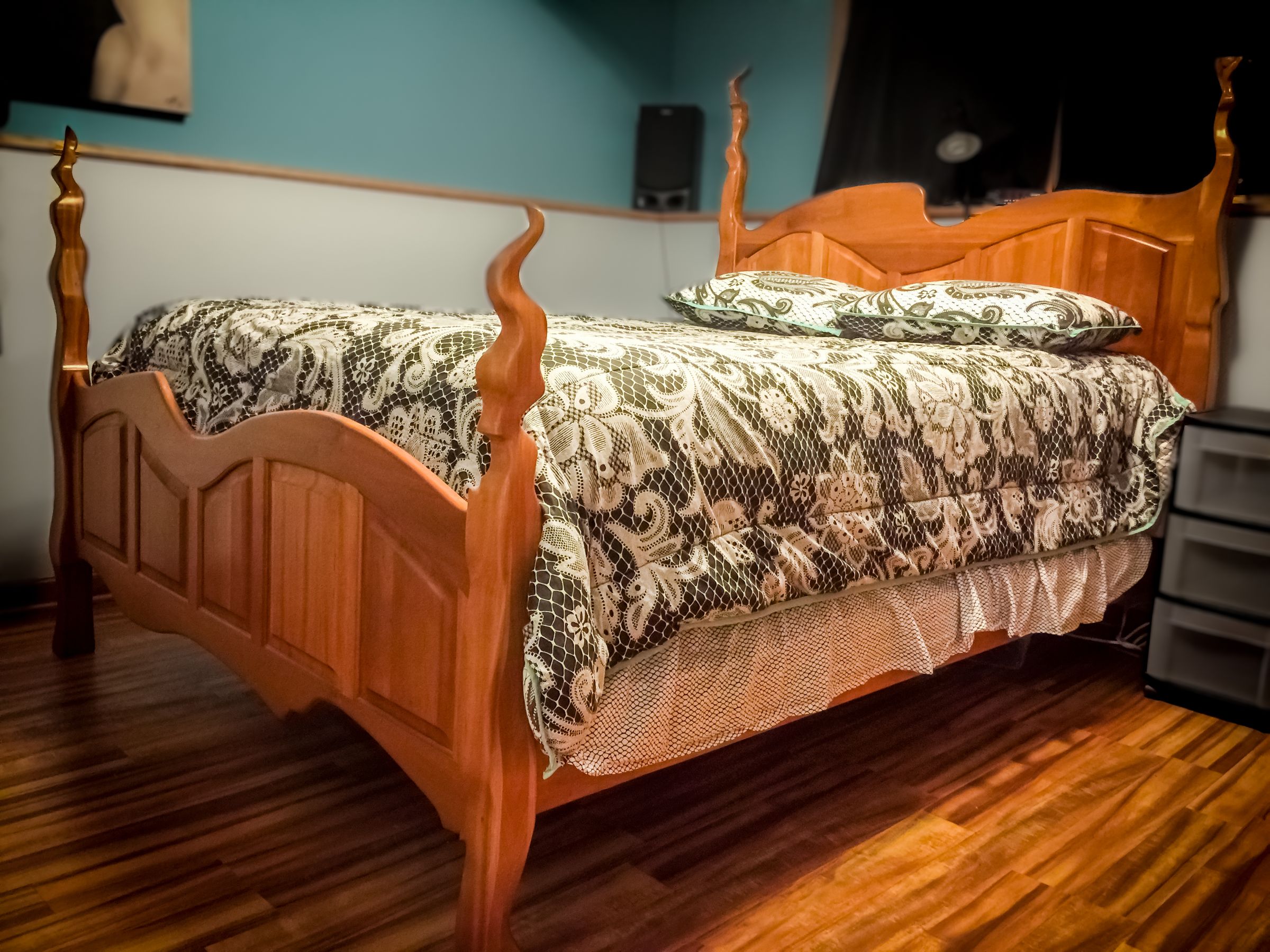 Cherry Queen Bed : 9 Steps - Instructables