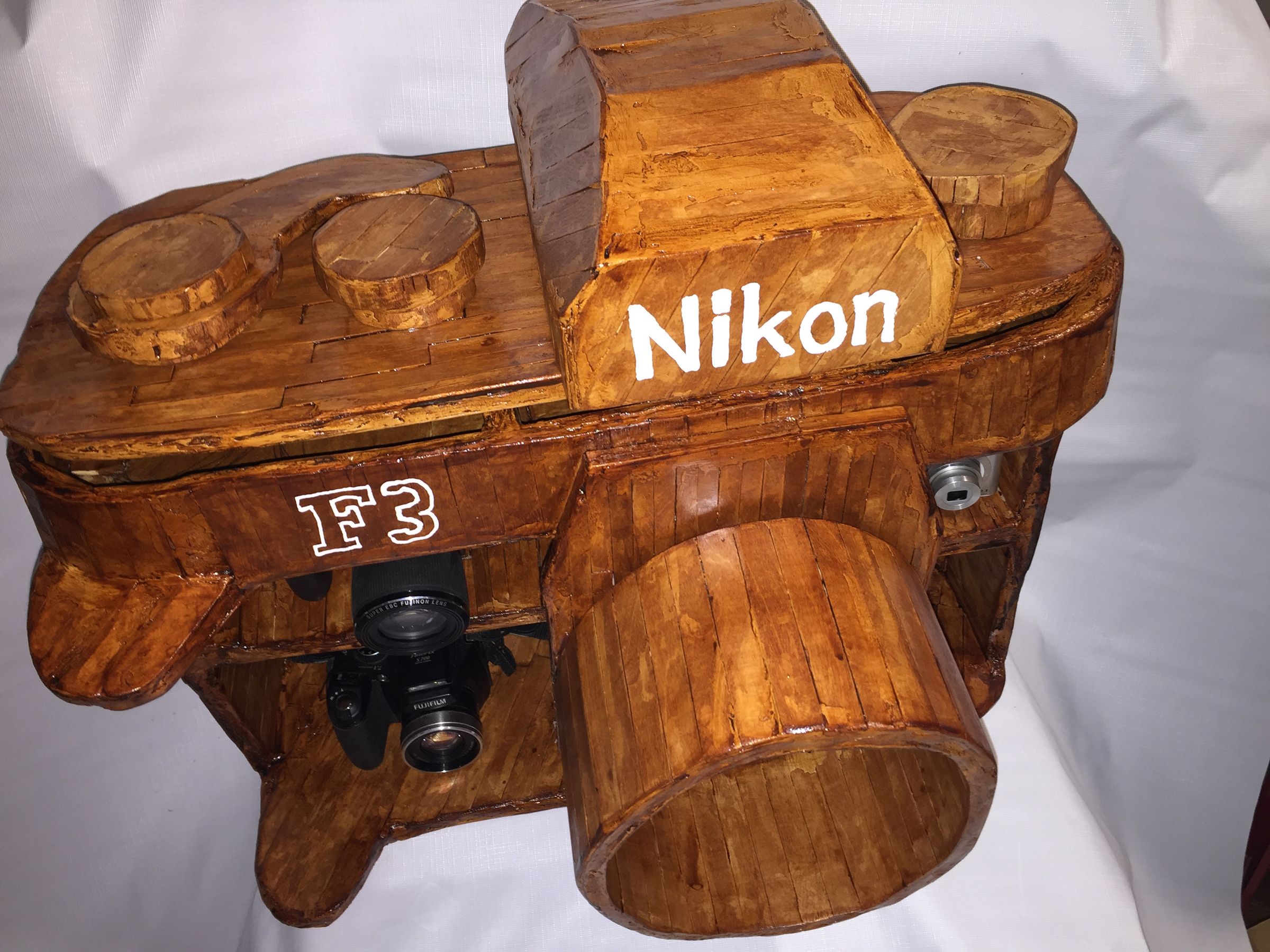 Camera Display Camera Shelf : 5 Steps (with Pictures) - Instructables