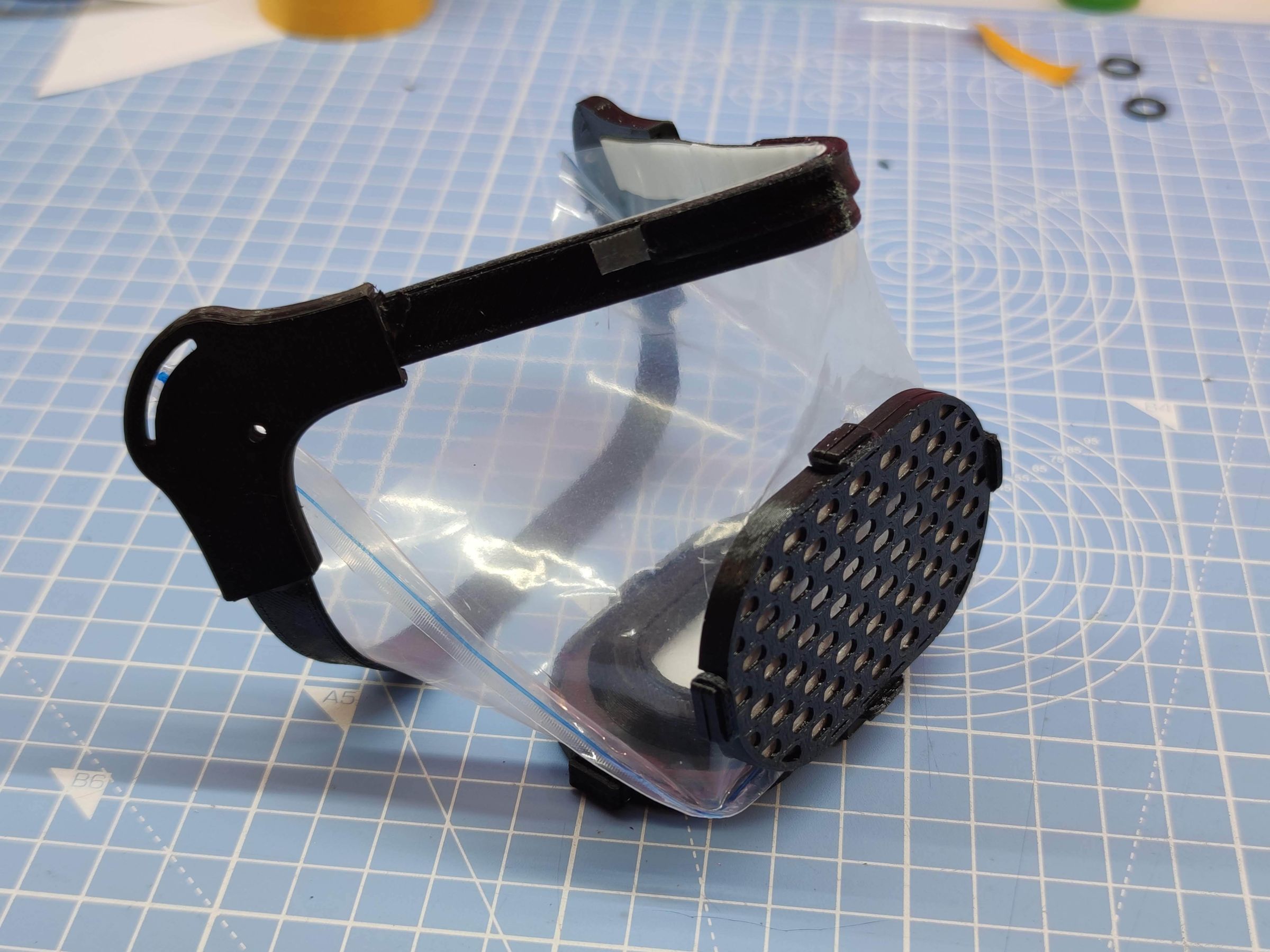 Slim and Adaptive Face Mask With Replaceable Filters : 10 Steps (with ...