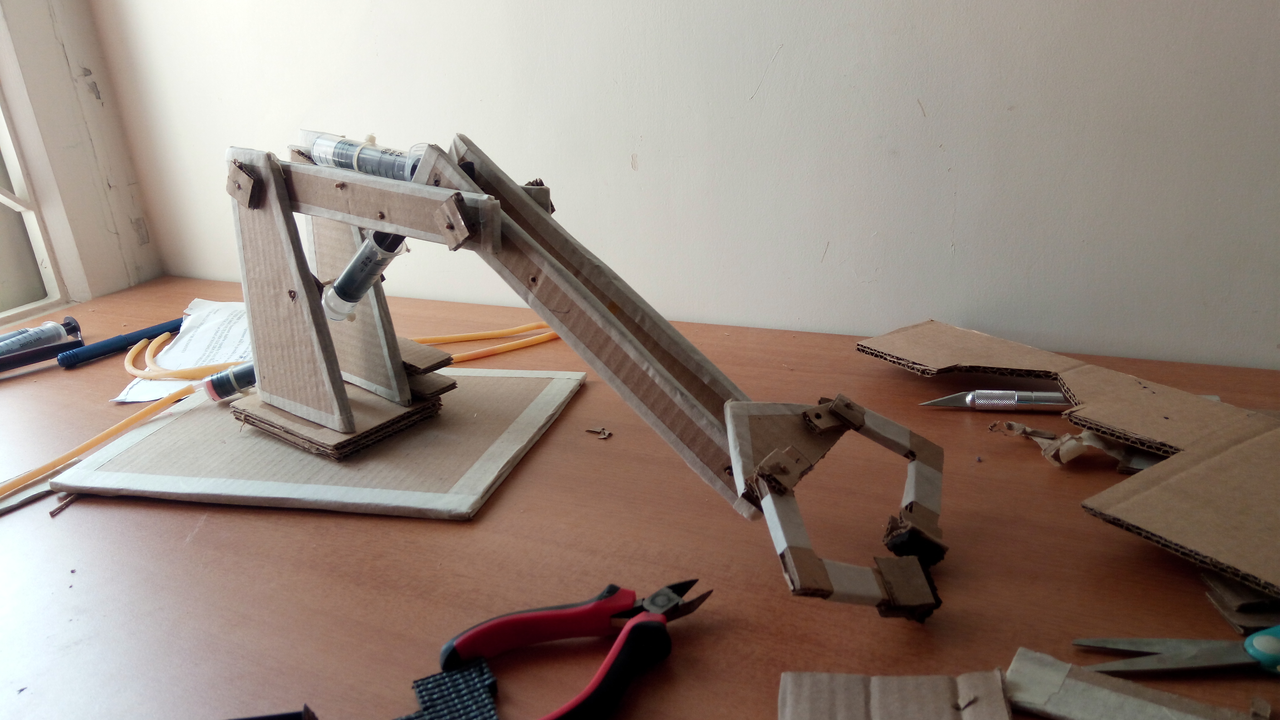 CARDBOARD Robotic Hydraulic Arm : 16 Steps (with Pictures) - Instructables