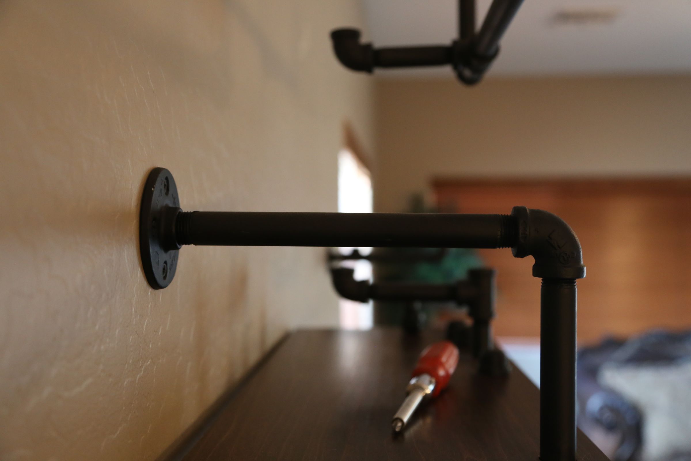 Industrial Pipe Shelving Built-In : 7 Steps (with Pictures) - Instructables