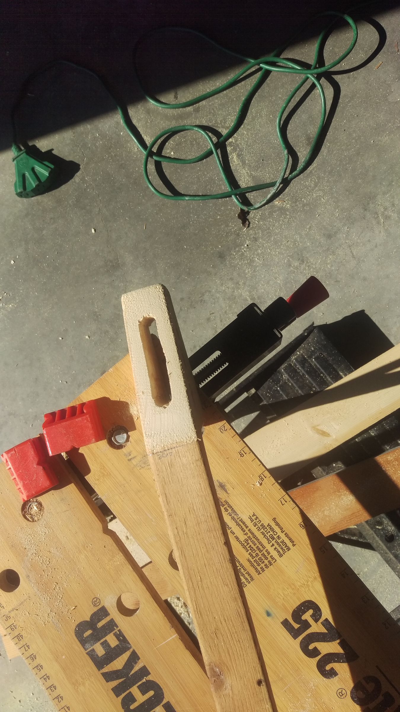 2x4 License Plate Guitar : 7 Steps (with Pictures) - Instructables