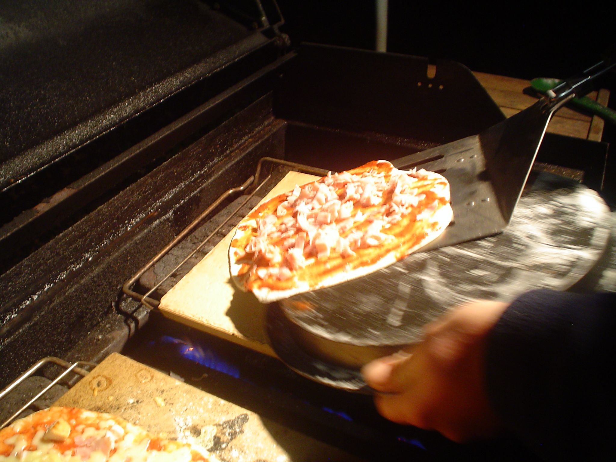 Stone Cooked Pizza on Your BBQ : 3 Steps - Instructables