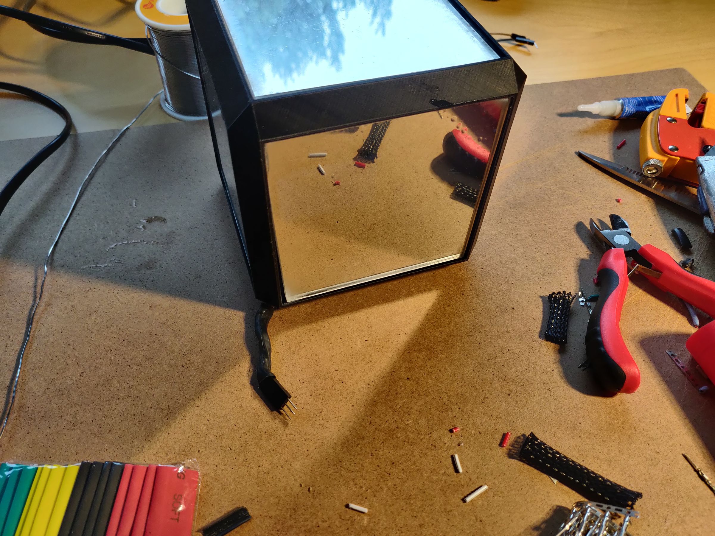 "Easy" Infinity Cube : 14 Steps (with Pictures) - Instructables