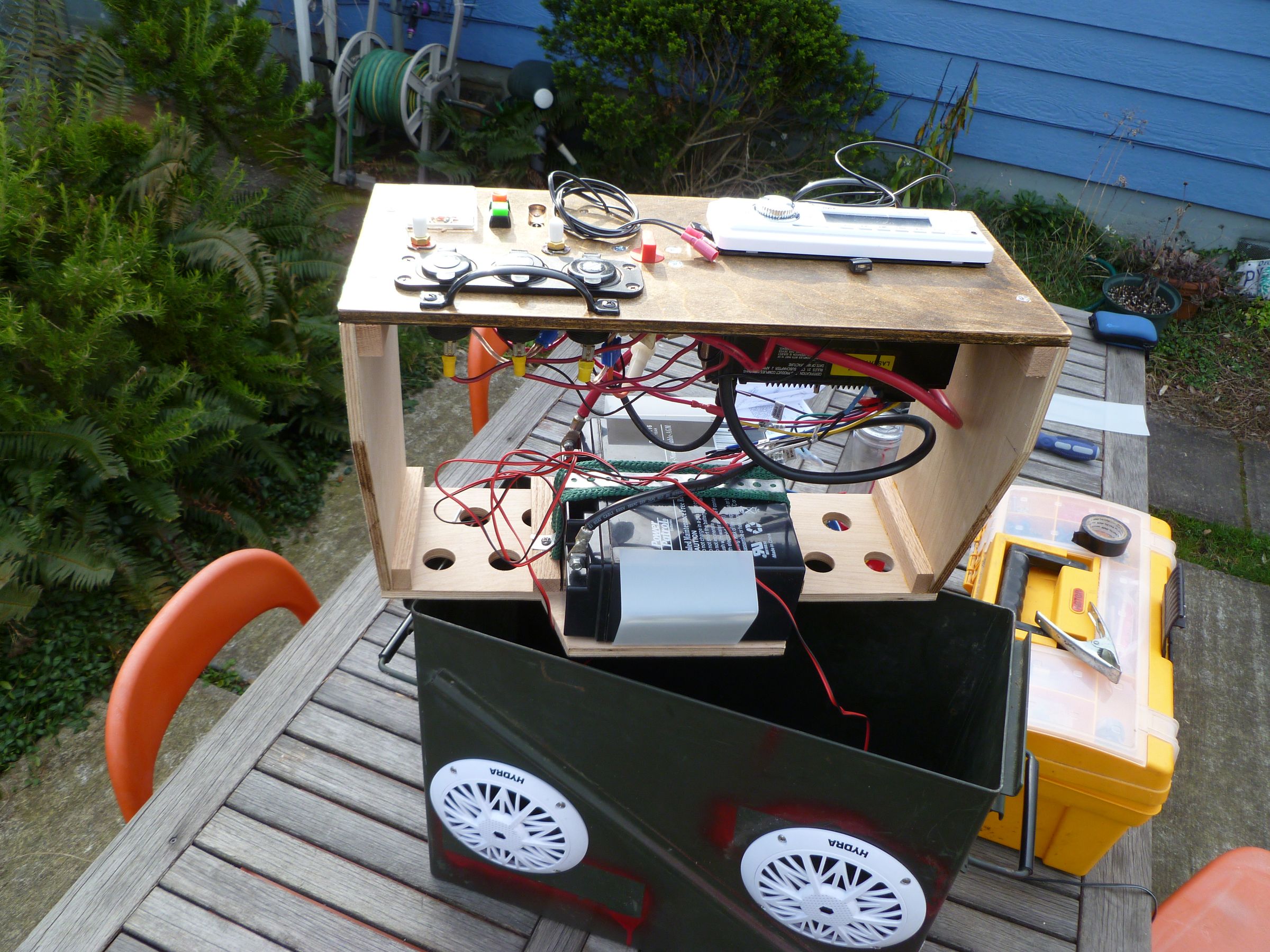 Waterproof, Solar BOOMbox AKA: Post Apocalyptic Power Supply : 9 Steps ...