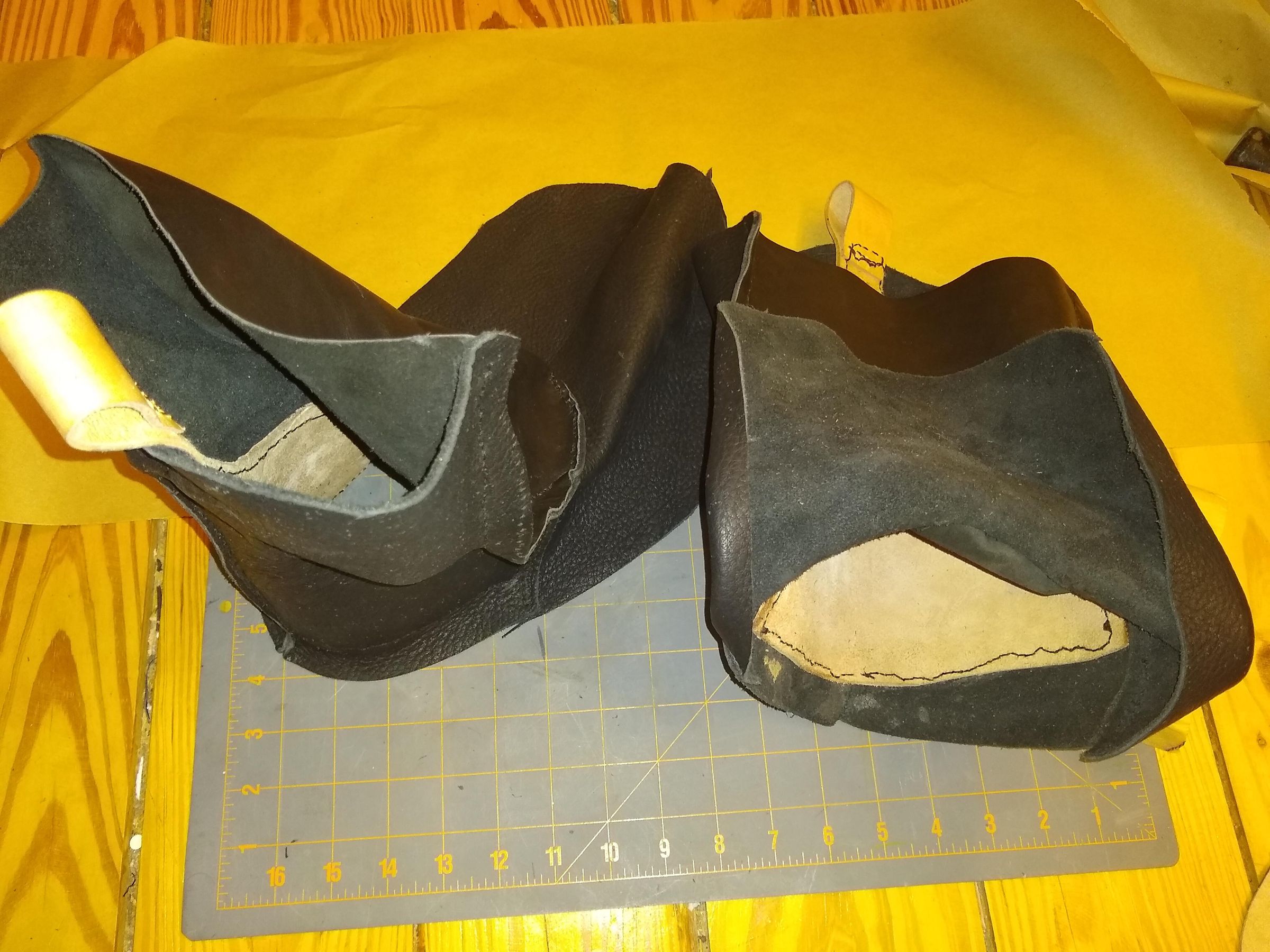 Custom Made Wide-Toe Boots Built on a Casting : 12 Steps (with Pictures ...
