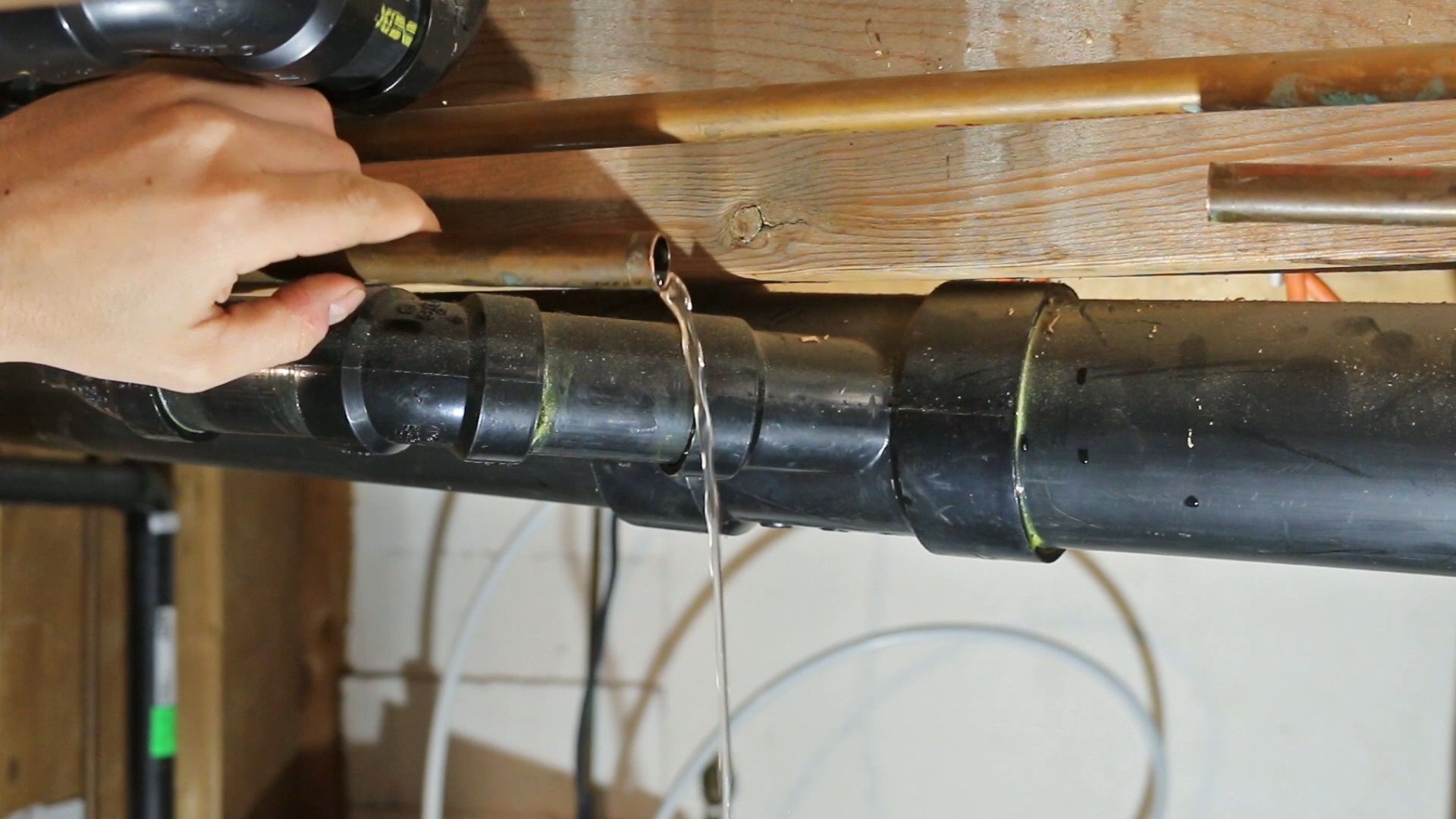 The EASIEST Way to Repair a Copper Pipe! : 4 Steps - Instructables