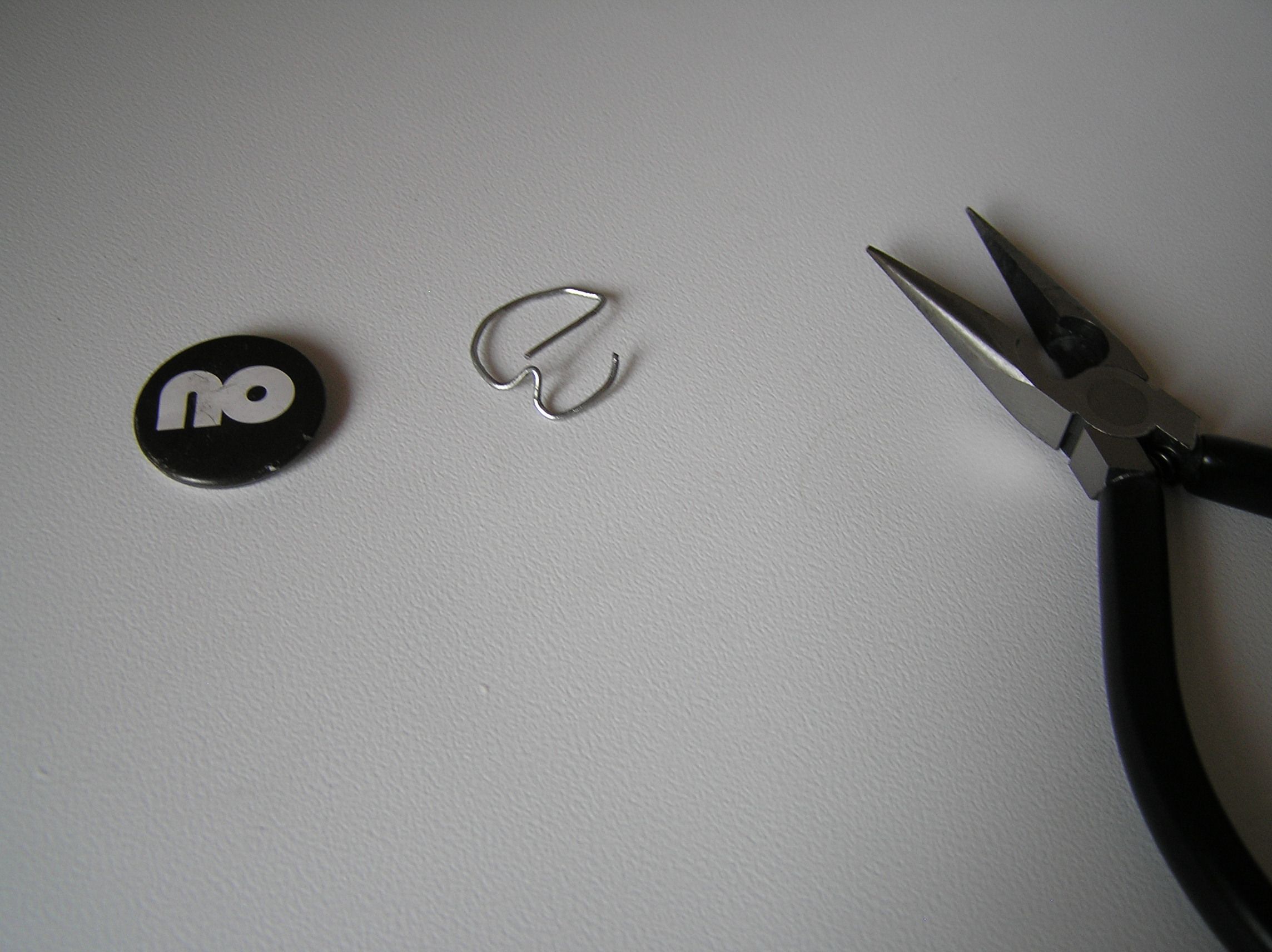 Fix Broken Pin Badges : 6 Steps (with Pictures) - Instructables