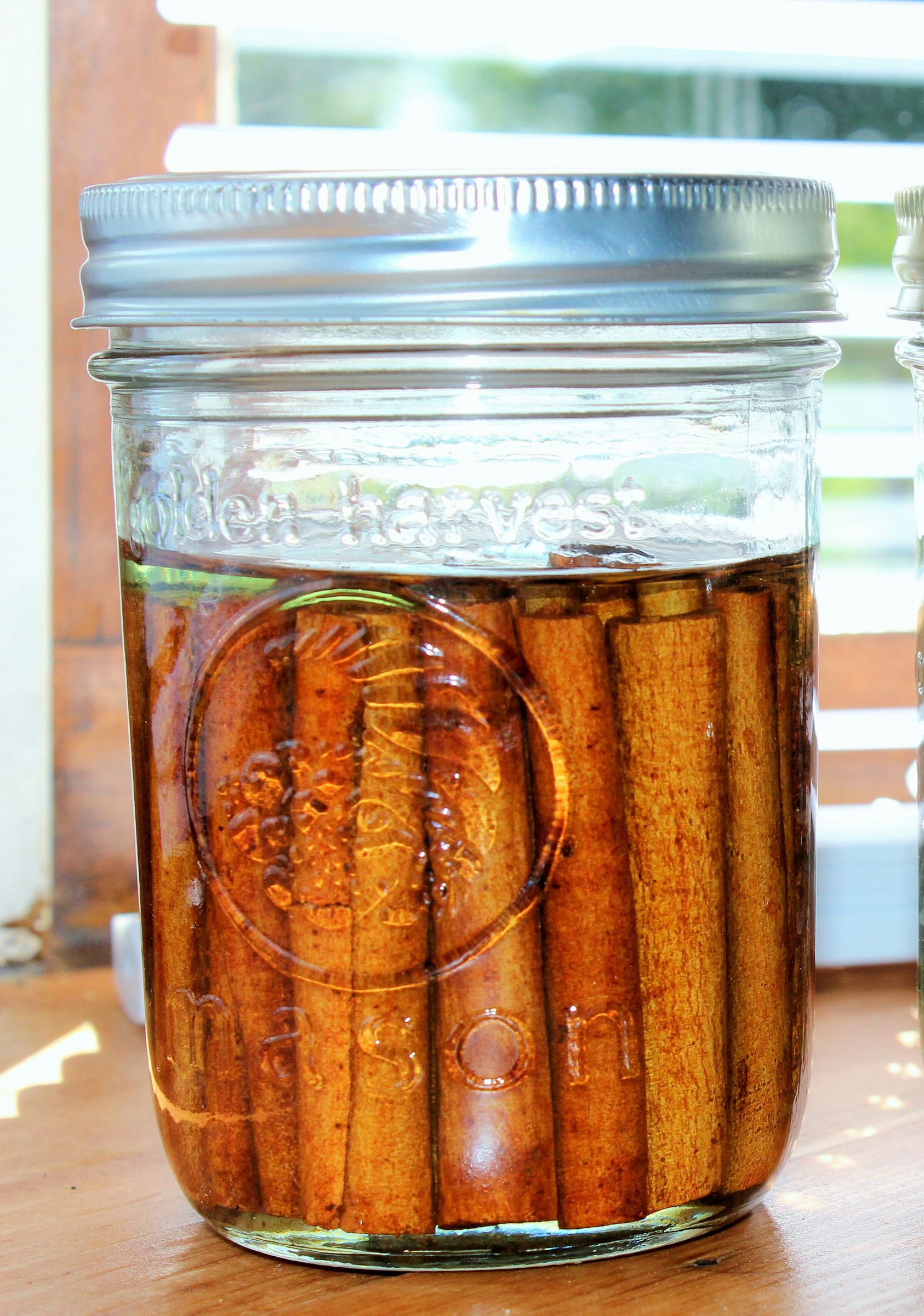 Make Homemade Cinnamon Oil : 4 Steps (with Pictures) - Instructables