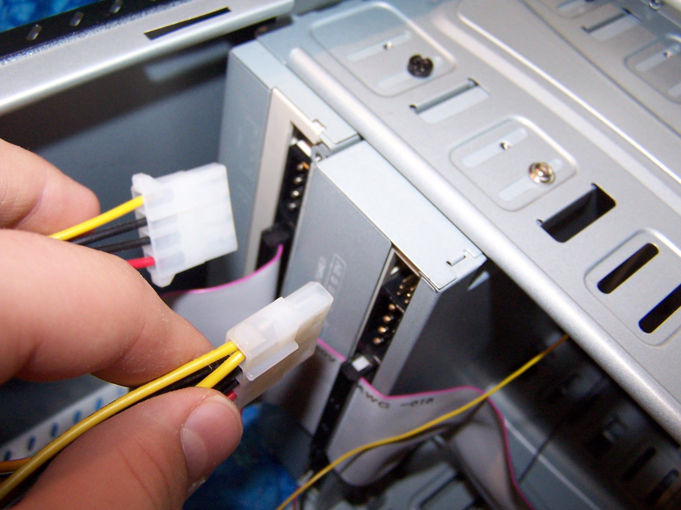 How to Build a Custom PC: the Complete N0ob's Guide to Building a ...