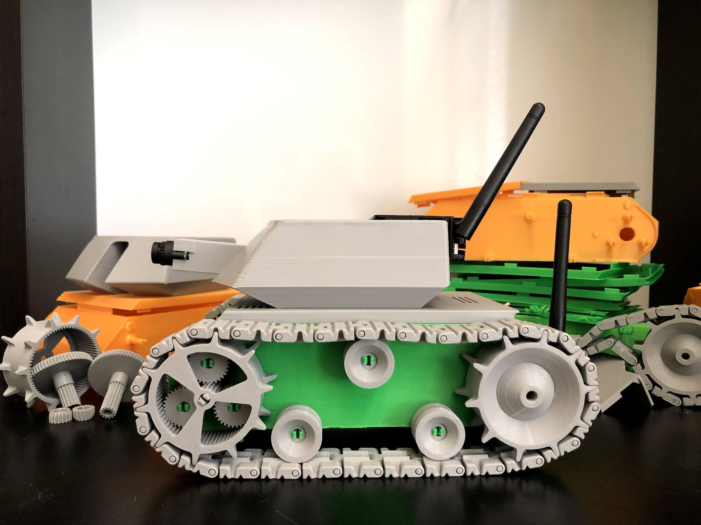 3D Printed FPV Arduino RC Tank With Controller : 4 Steps (with Pictures ...