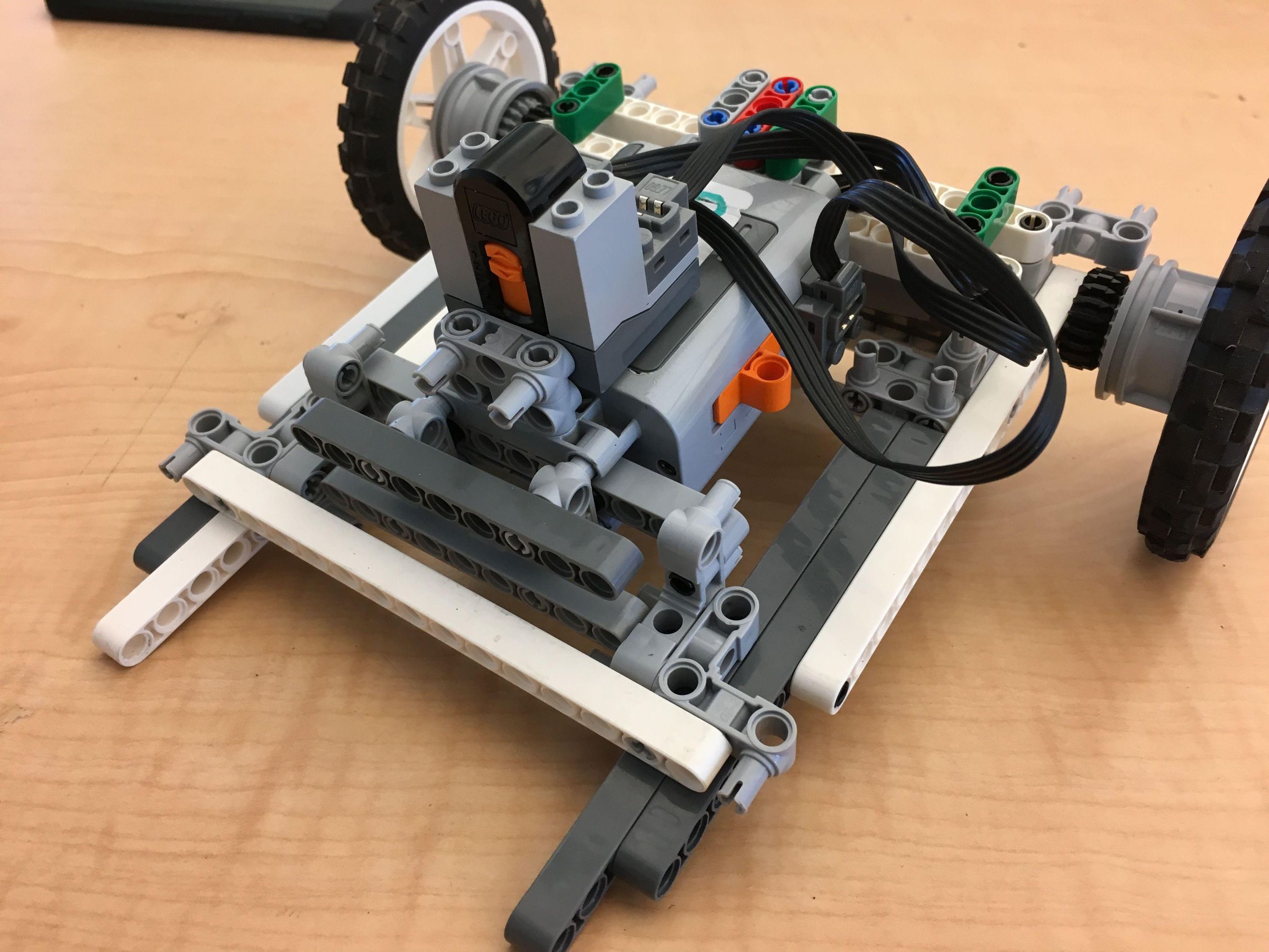 Lego BattleBot: the Dustpan! : 17 Steps (with Pictures) - Instructables