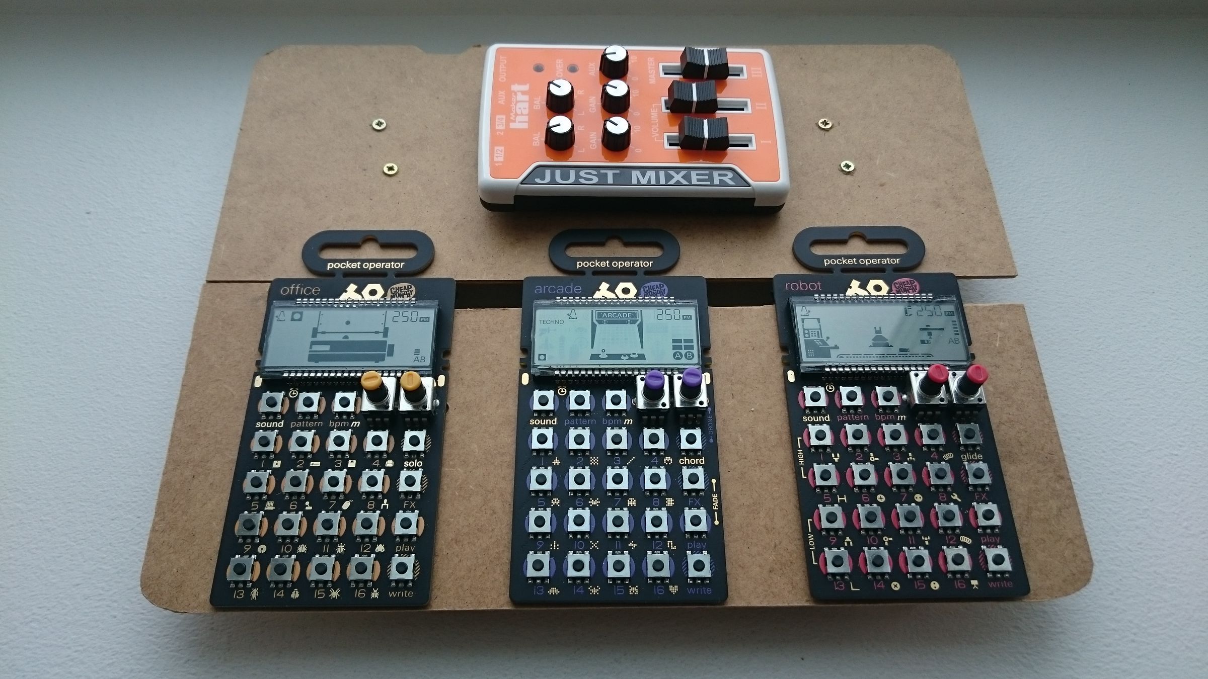 Pocket Synth Briefcase : 8 Steps (with Pictures) - Instructables