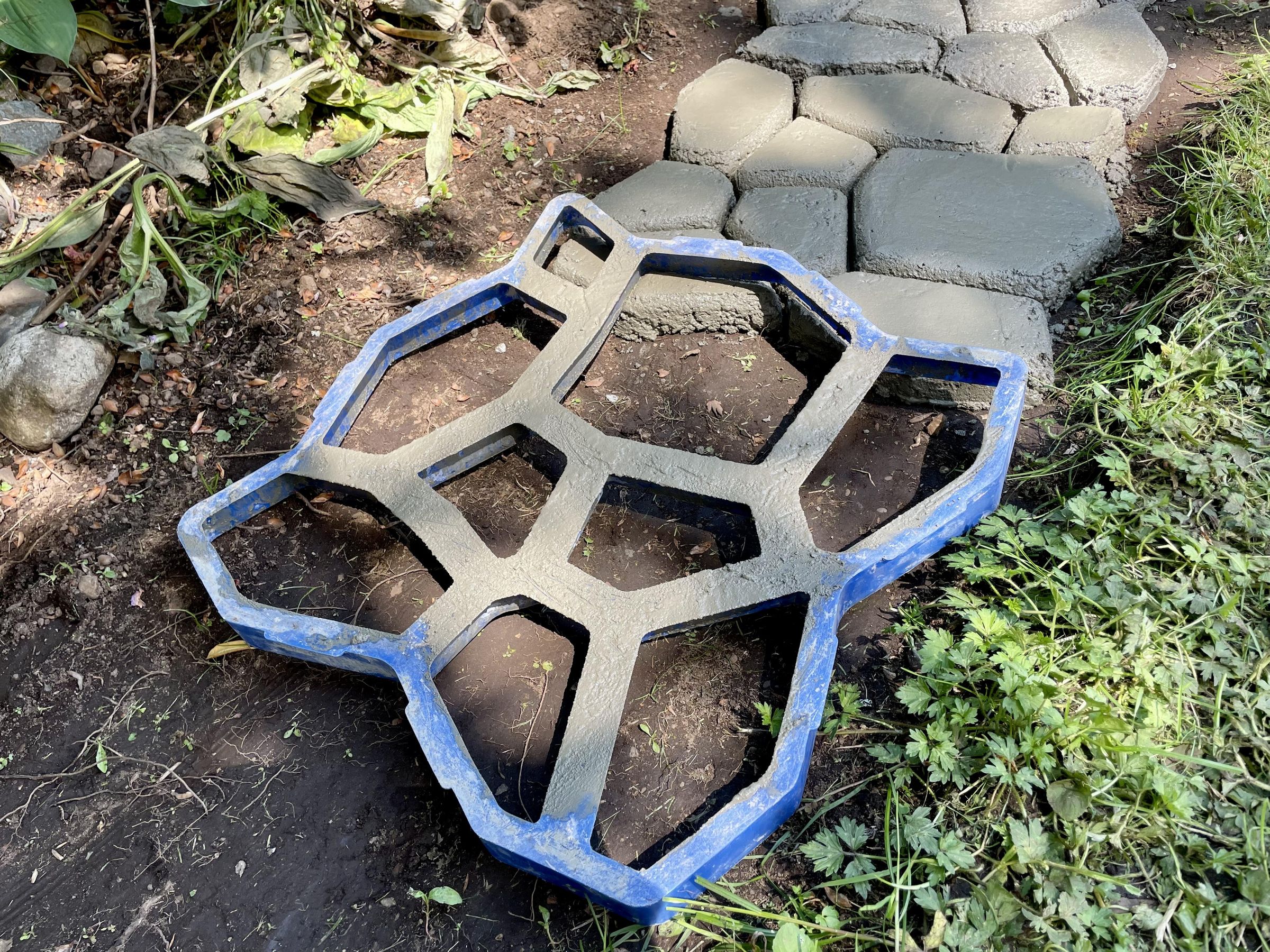 Rustic Stone Garden Path : 6 Steps (with Pictures) - Instructables