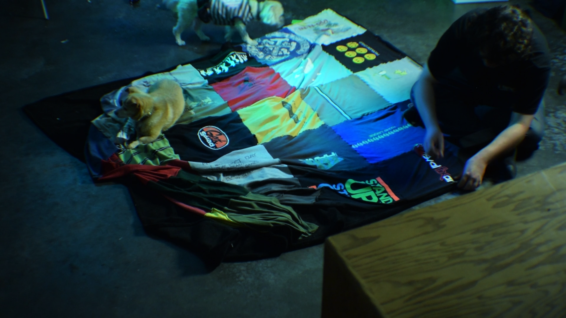 Easy T-Shirt Blanket : 6 Steps (with Pictures) - Instructables