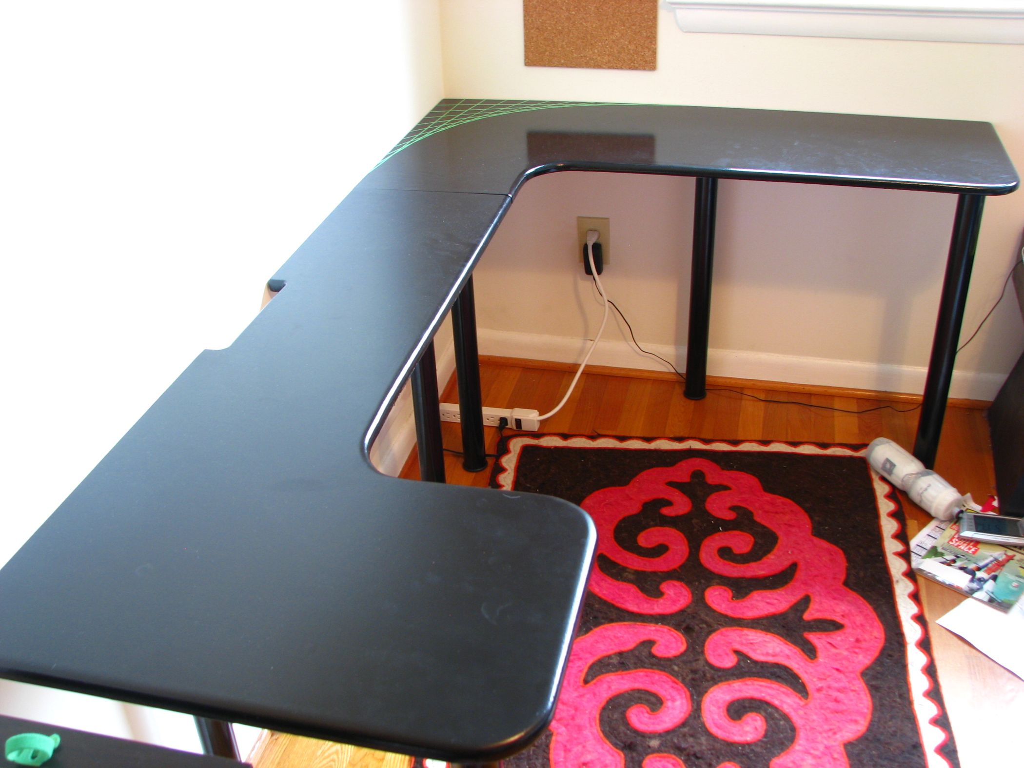 Low Cost Computer Desk : 8 Steps (with Pictures) - Instructables