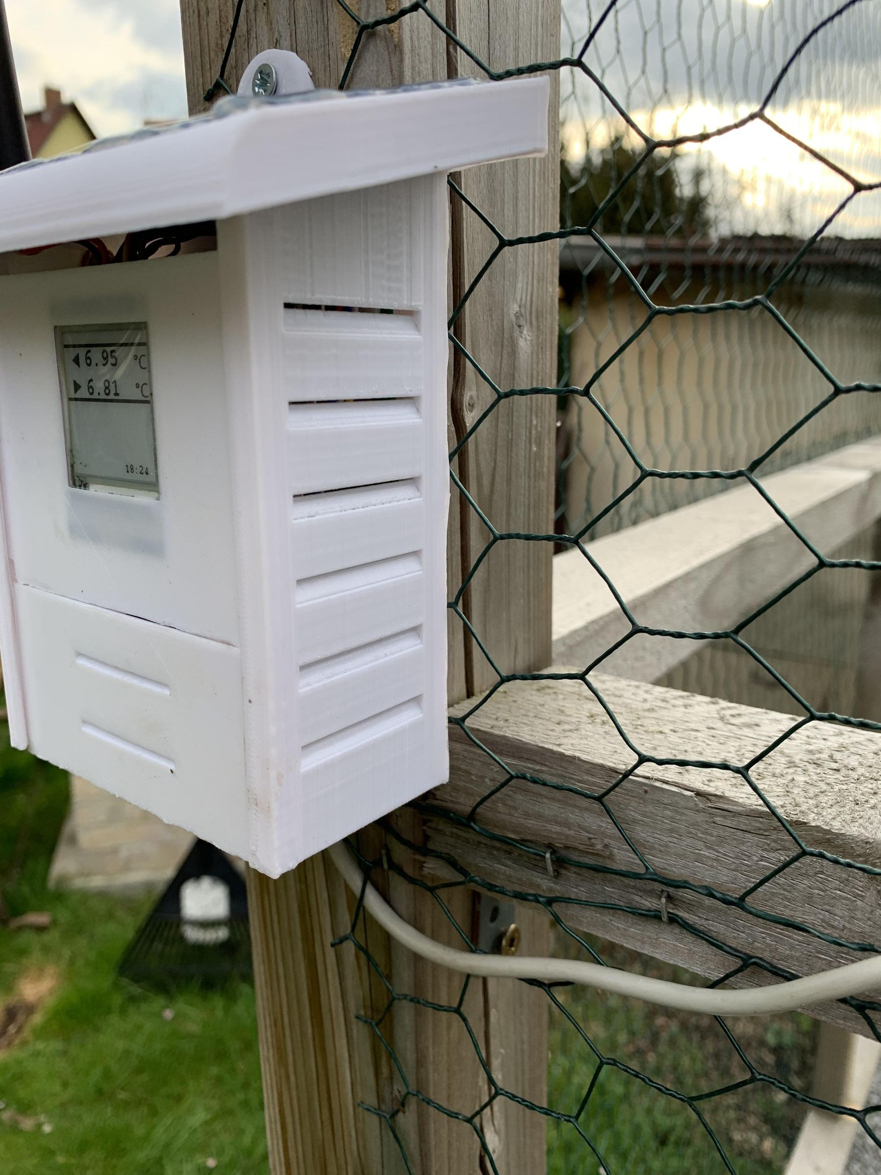 Solar E-ink Weather Station : 10 Steps (with Pictures) - Instructables