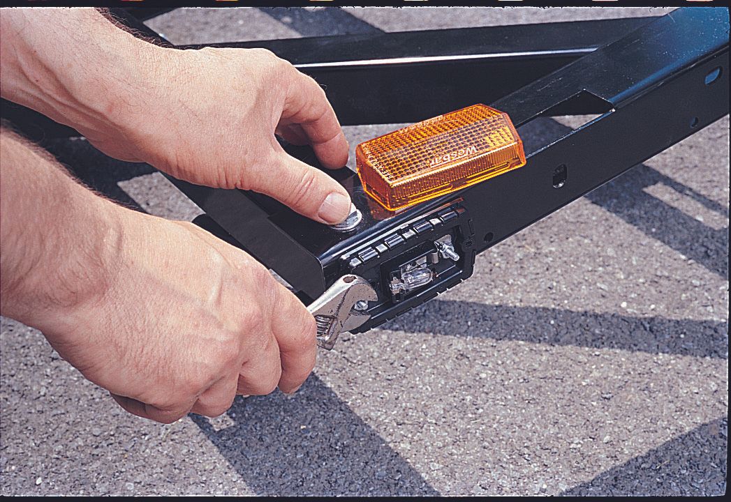 How to Build a Utility Trailer From a Kit : 4 Steps (with Pictures ...