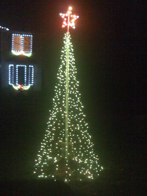 Christmas Mega Tree : 4 Steps - Instructables
