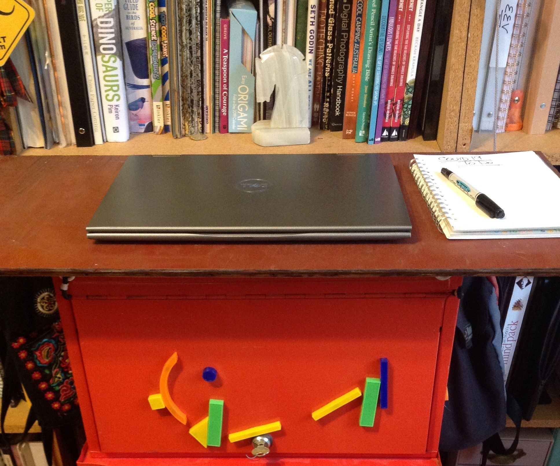 Easy Secure Pack-n-go Standing Desk : 3 Steps - Instructables
