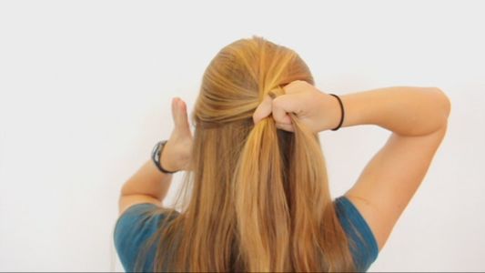 How to French Braid Your Own Hair : 10 Steps (with Pictures ...