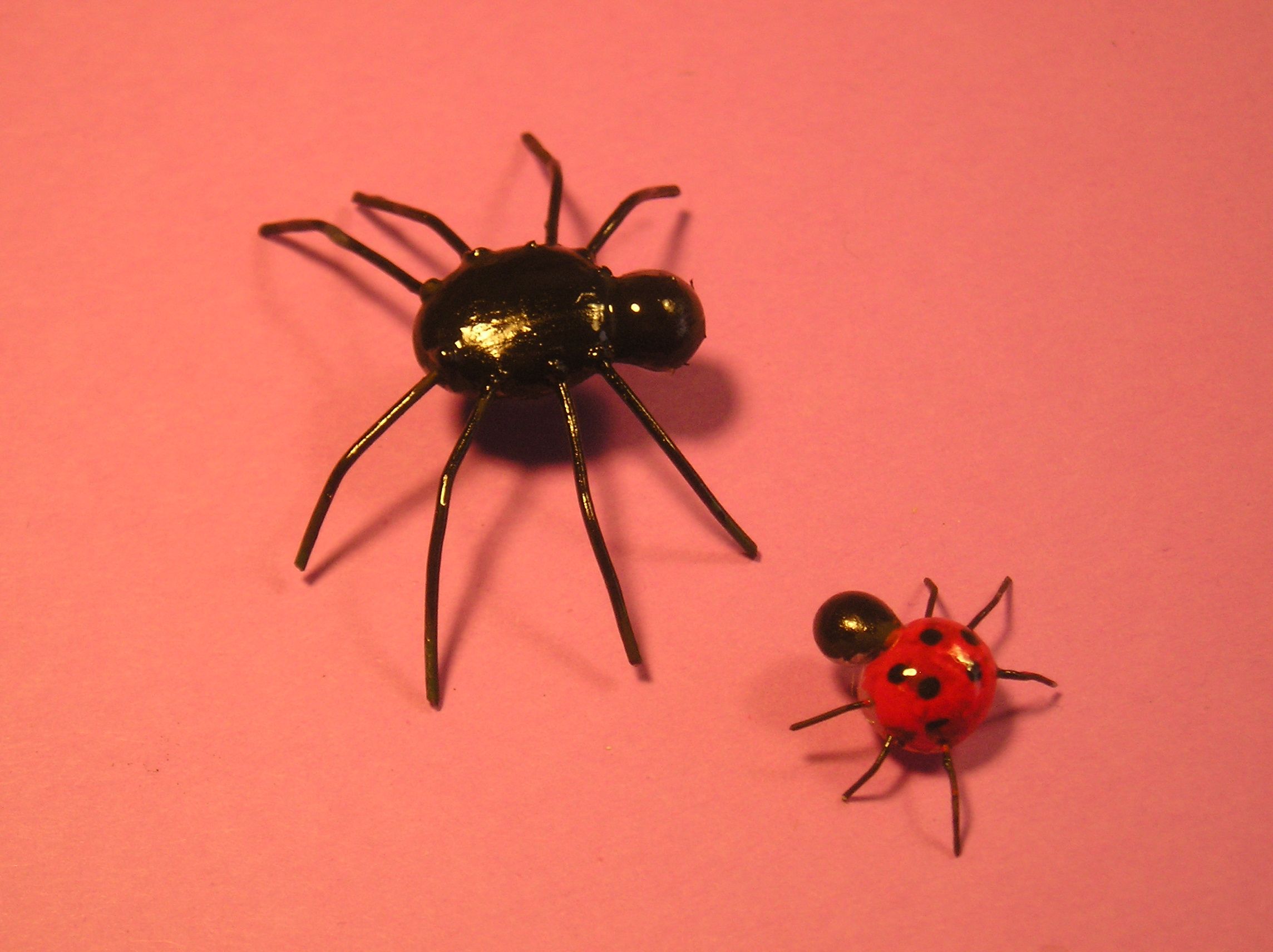 How to Make Glue Bugs : 9 Steps (with Pictures) - Instructables