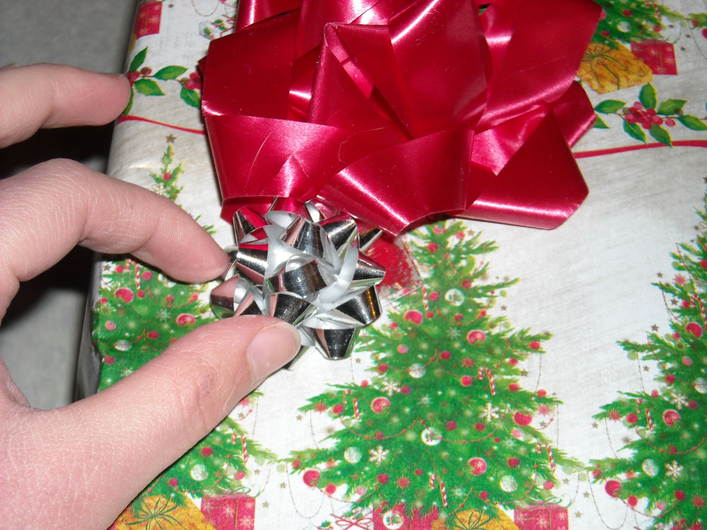 How to Wrap a Rectangular Gift : 8 Steps - Instructables