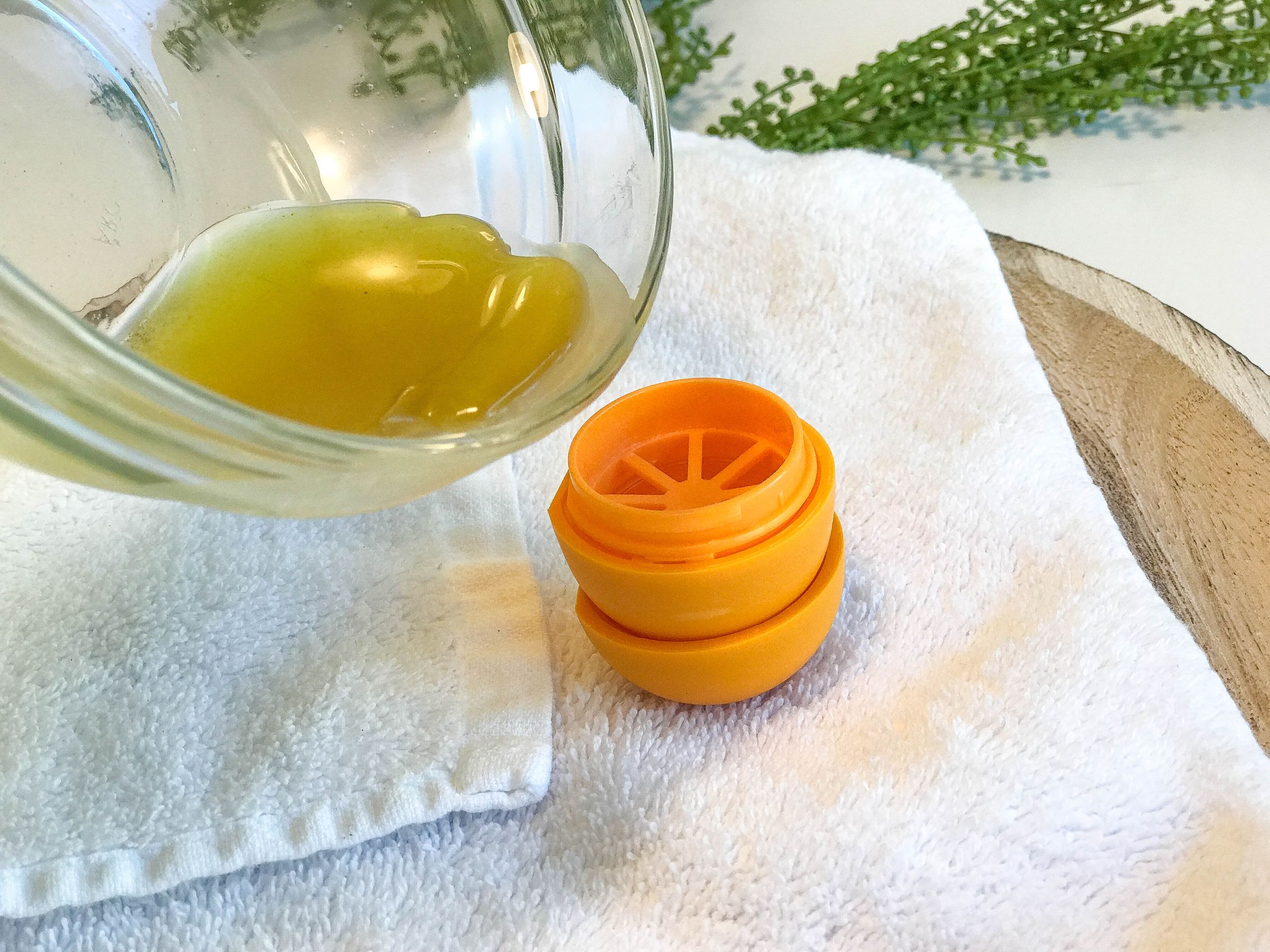 Natural Lip Balm - 5 Ingredients : 7 Steps (with Pictures) - Instructables