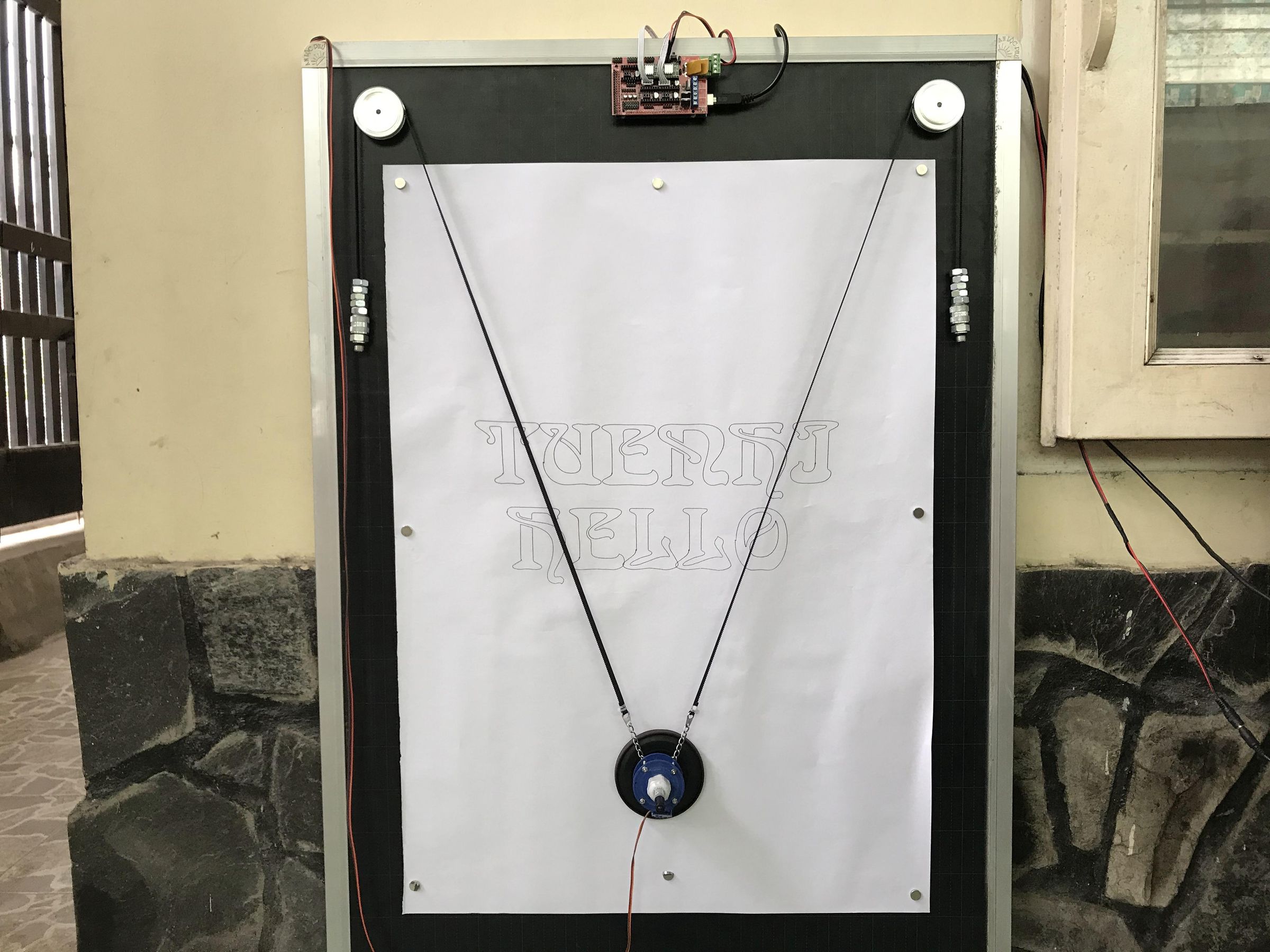 BLACKBOARD V-PLOTTER : 10 Steps (with Pictures) - Instructables