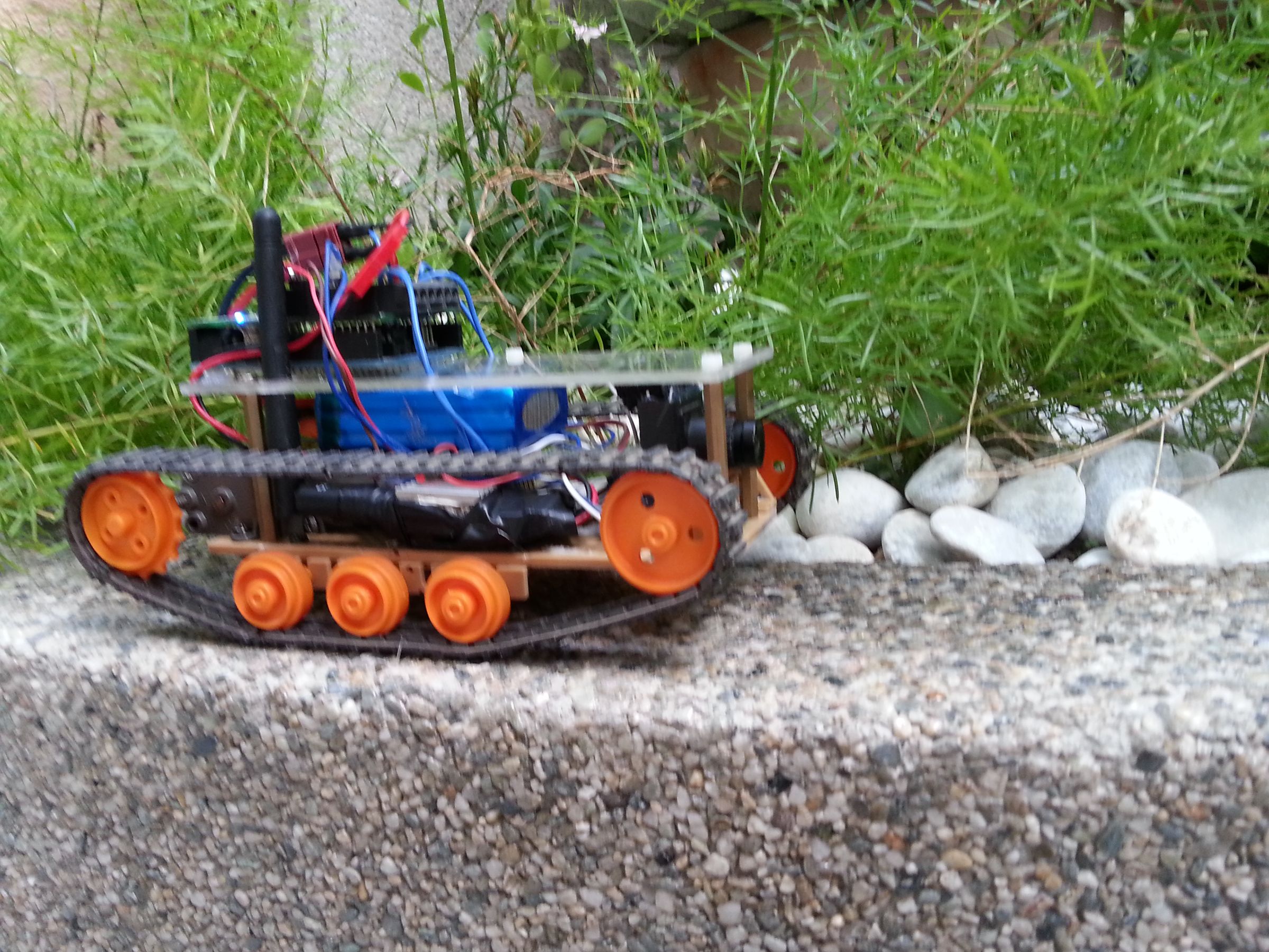 DIY FPV RC Tank V2 [2km RANGE Upgrade!] : 16 Steps (with Pictures ...