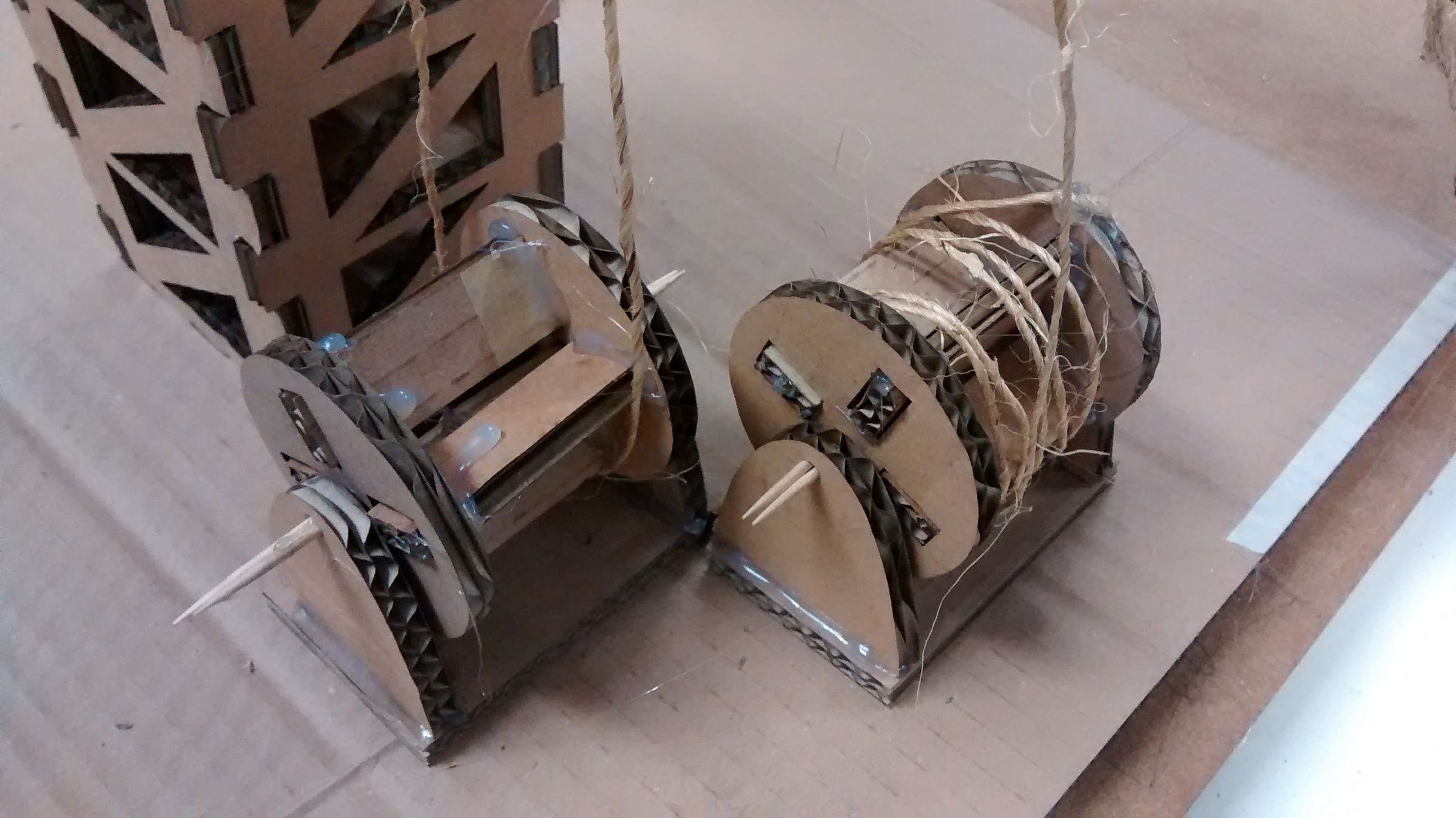 Cardboard Crane : 5 Steps (with Pictures) - Instructables