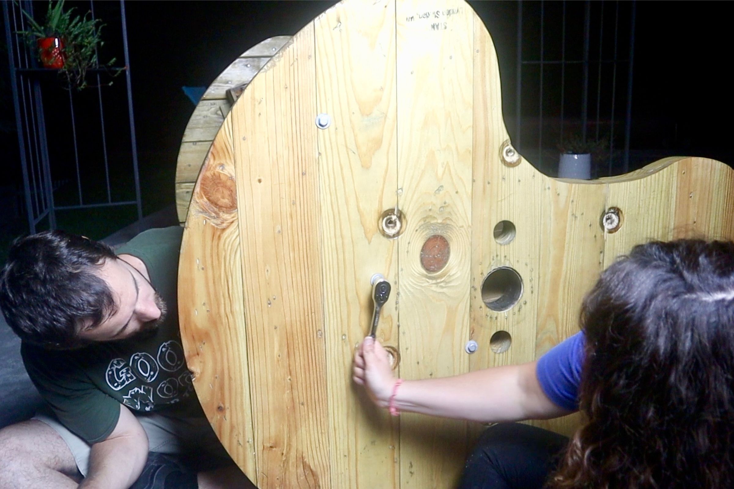 Cable Spool Pallet Bench - DIY Outdoor Seating! : 10 Steps (with ...