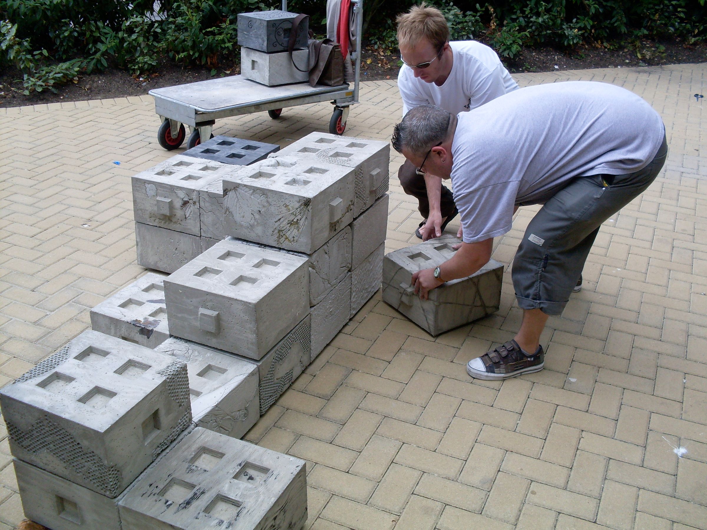 Modular Concrete Bench : 10 Steps (with Pictures) - Instructables