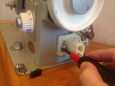 How to Service a Sewing Machine : 8 Steps (with Pictures) - Instructables