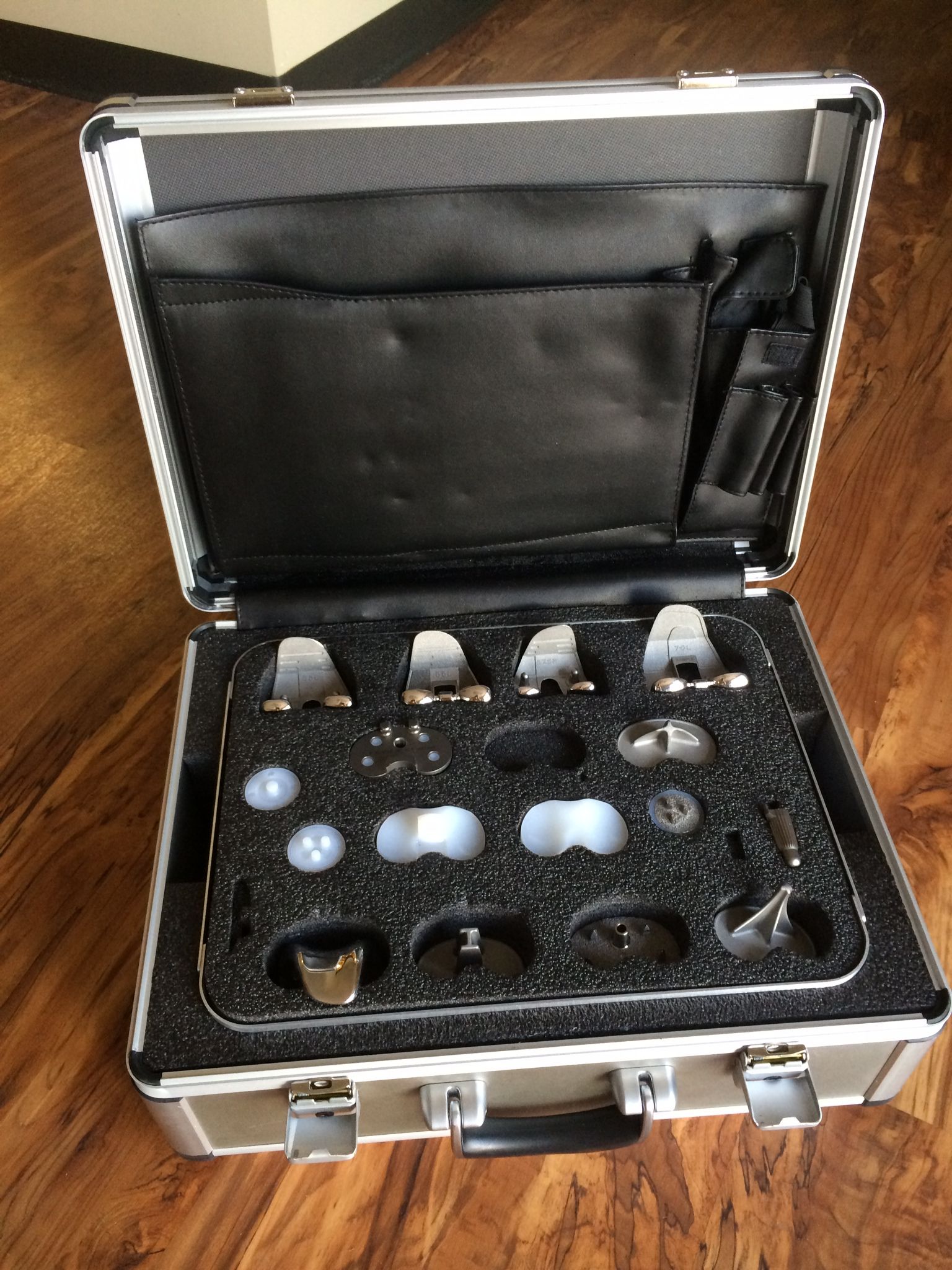 Briefcase PC : 7 Steps - Instructables