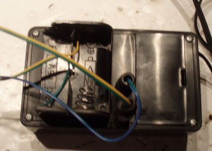 The Simplest Rechargeable Battery Circuit (and Save the Planet Too ...