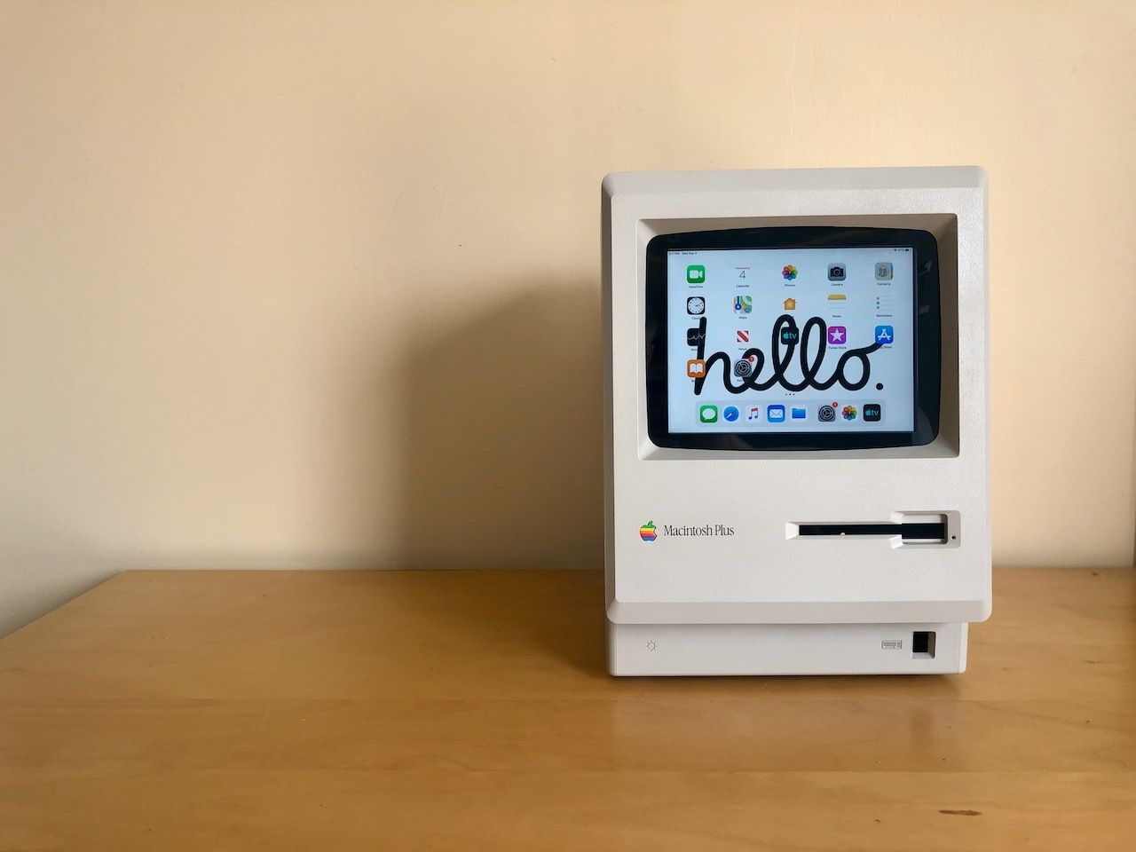 Touchscreen Macintosh | Classic Mac With an IPad Mini for the Screen ...