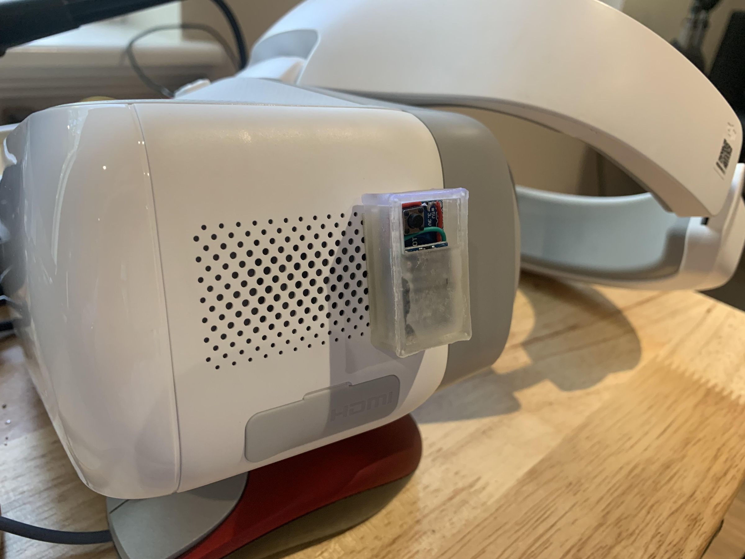 DIY VR HEADSET FOR $80 : 10 Steps (with Pictures) - Instructables