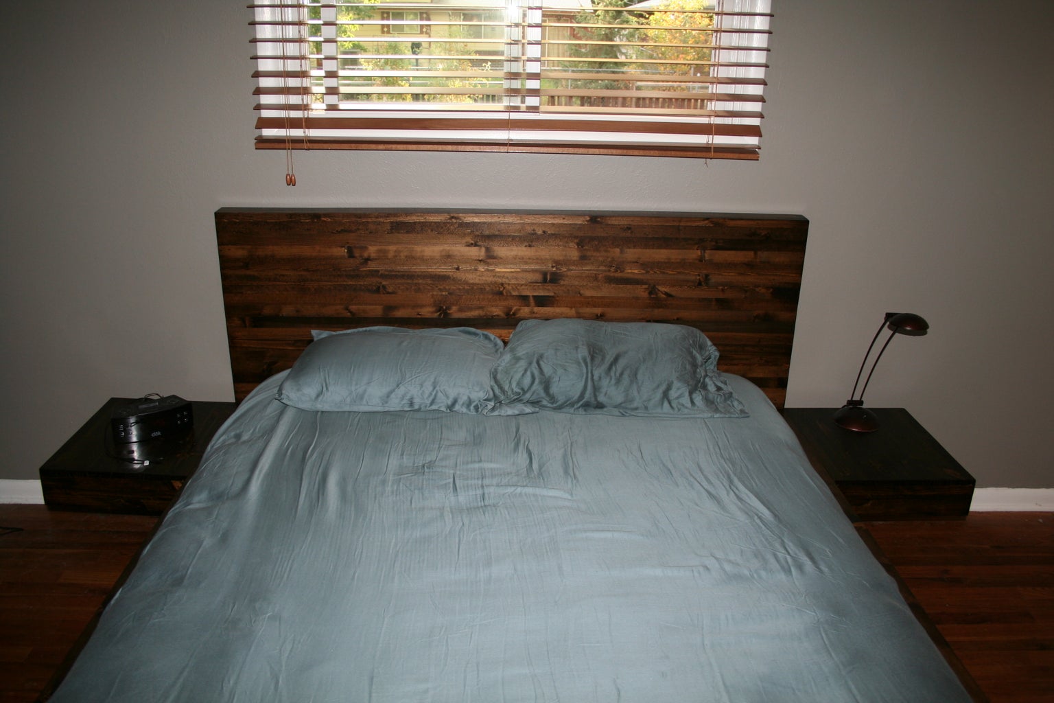 Diy Platform Bed With Floating Nightstands 9 Steps With Pictures Instructables