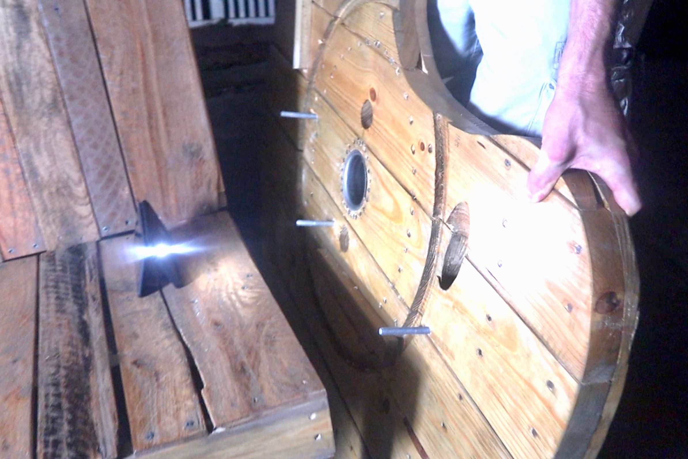 Cable Spool Pallet Bench - DIY Outdoor Seating! : 10 Steps (with ...