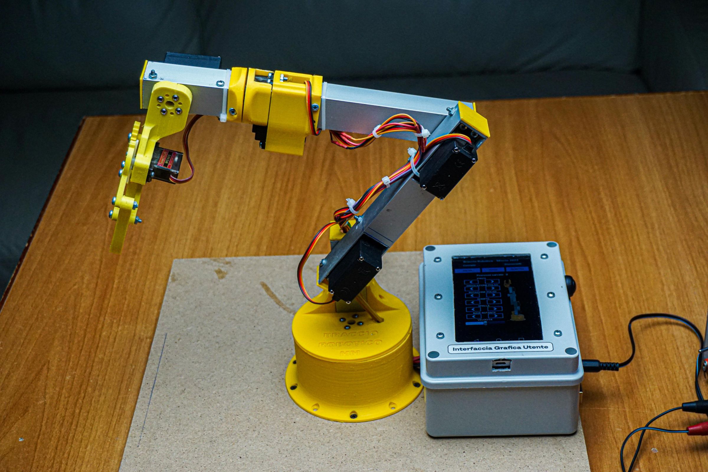 Braccio Robotico Controllato Da Arduino E Interfaccia Touch : 12 Steps ...