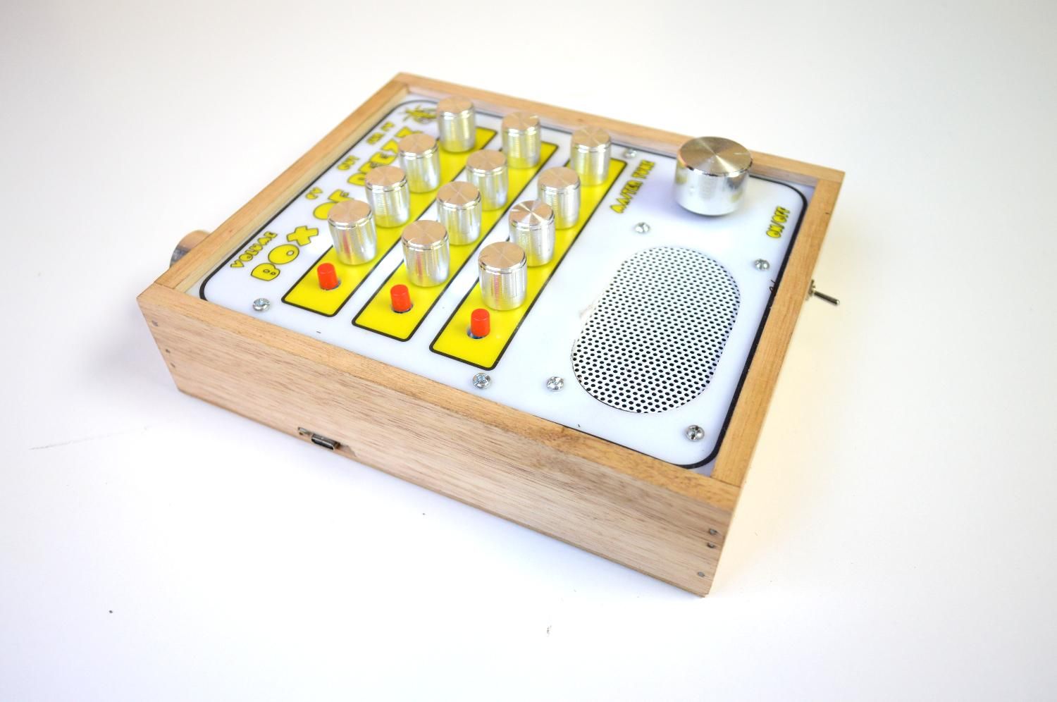 Box of Beezz - Drone Synth : 9 Steps (with Pictures) - Instructables