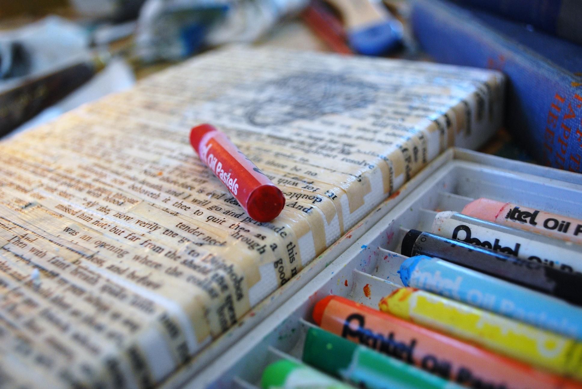 How to Make Upcycled Art With Old Books : 10 Steps (with Pictures ...