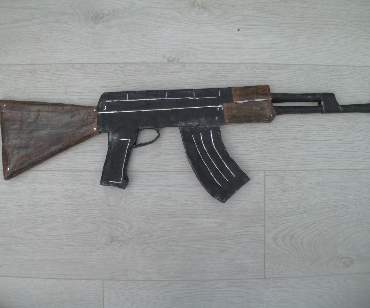 Ak-47 Paper Prop : 6 Steps - Instructables