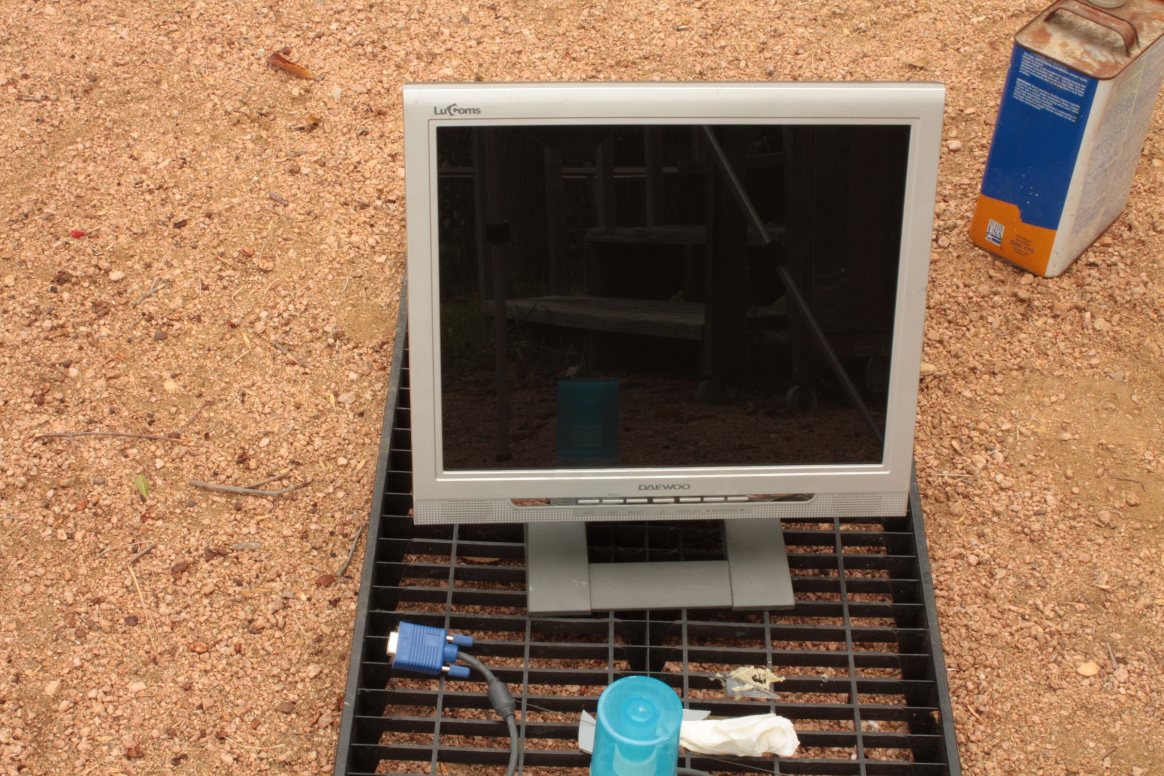 Privacy Monitor Hacked From an Old LCD Monitor : 7 Steps (with Pictures ...