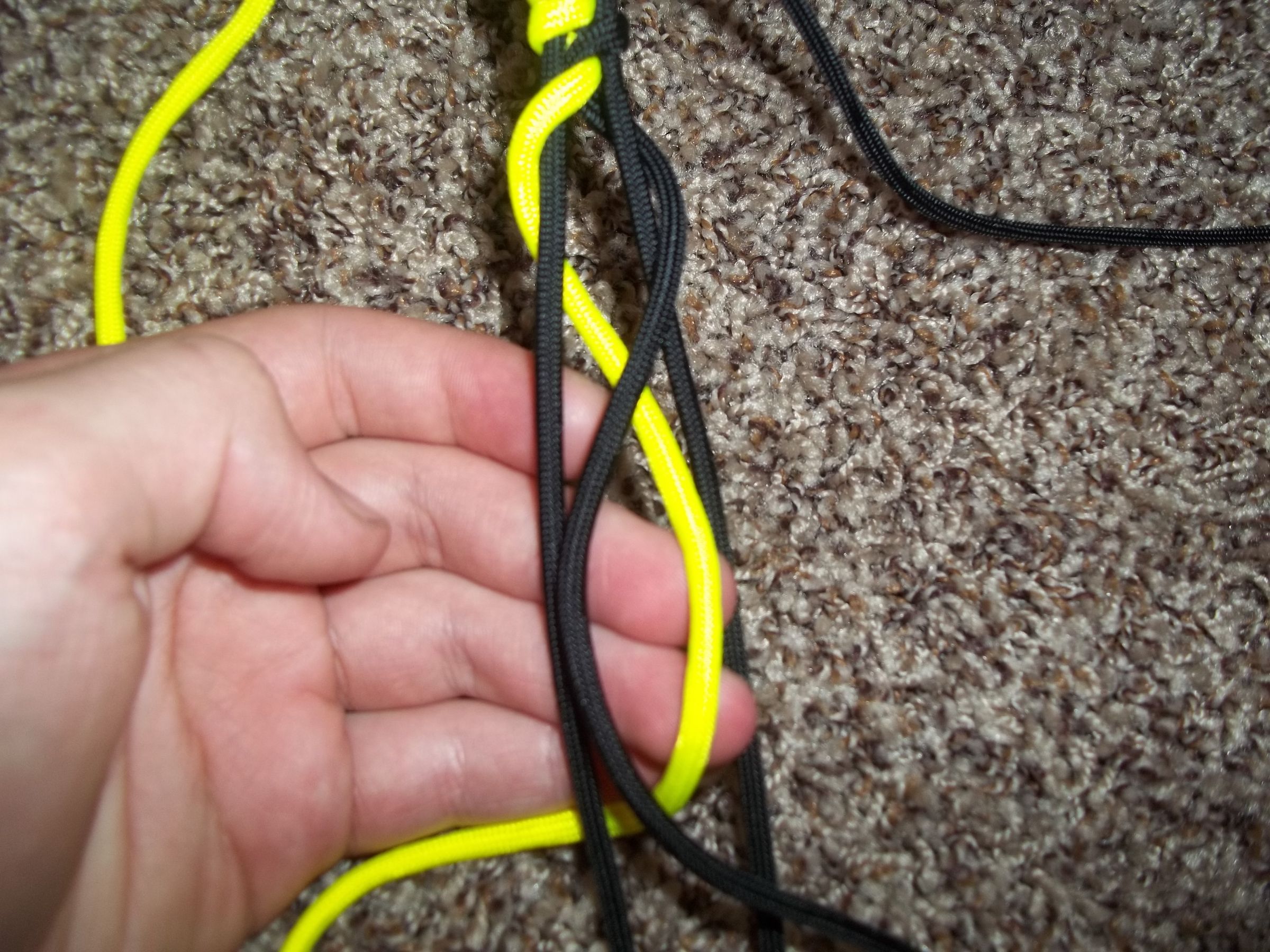 The (New) Sawtooth Paracord Bracelet Weave : 5 Steps (with Pictures ...