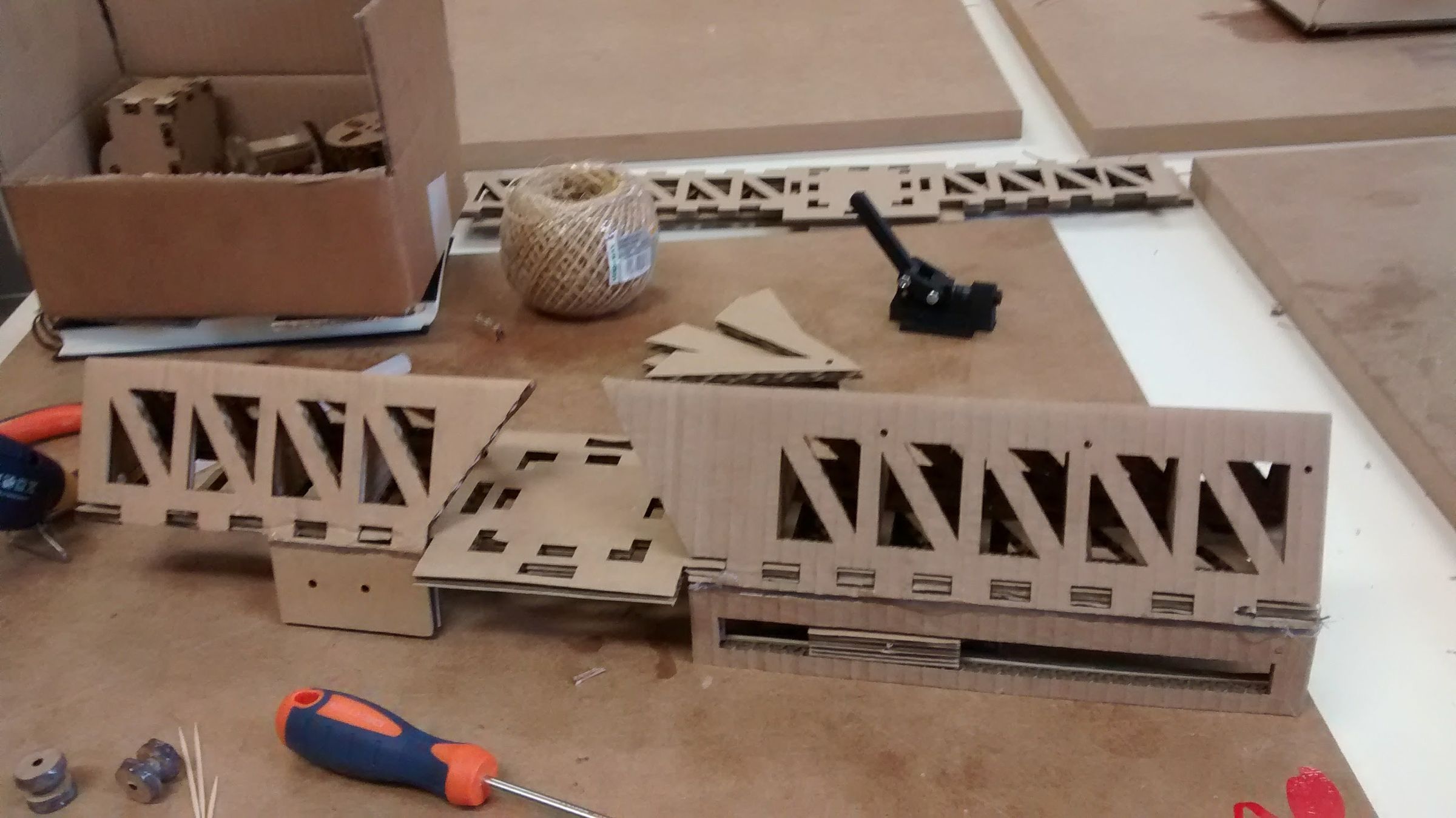 Cardboard Crane : 5 Steps (with Pictures) - Instructables