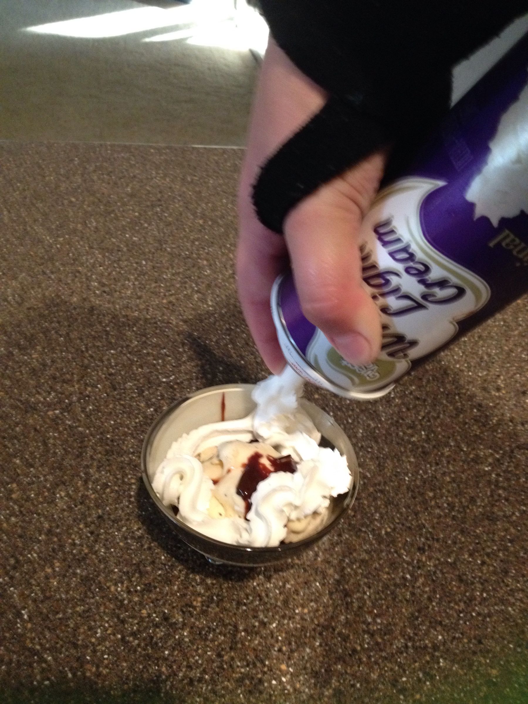 How to Make a Ice Cream Sundae : 4 Steps - Instructables