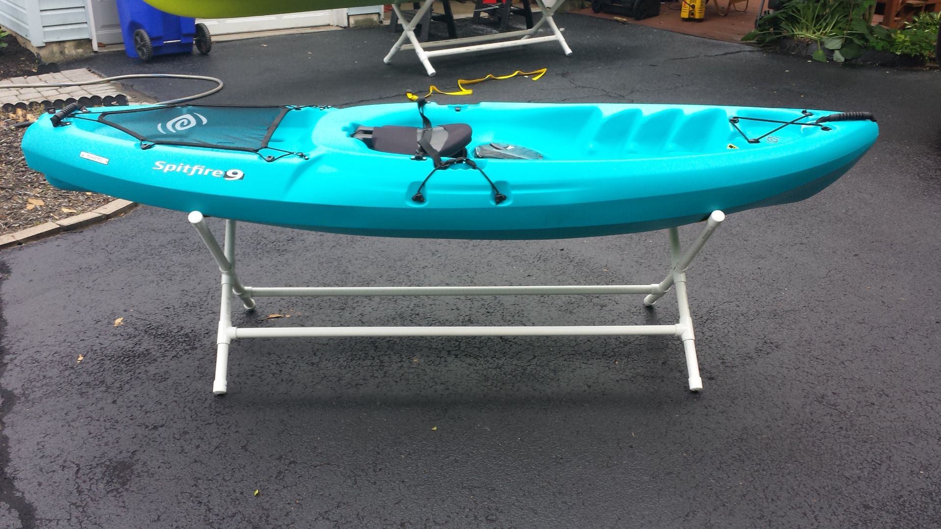 Make a Simple, Inexpensive Kayak Stand in Under 15 Minutes : 6 Steps ...
