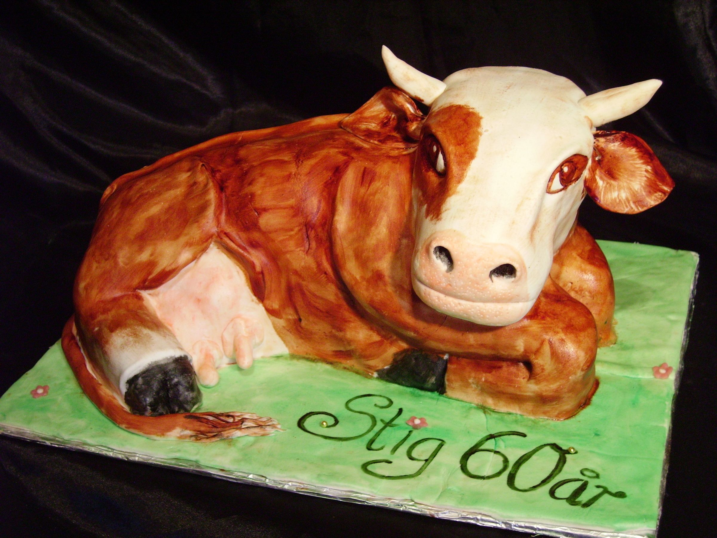 Cow Cake Step by Step : 9 Steps (with Pictures) - Instructables